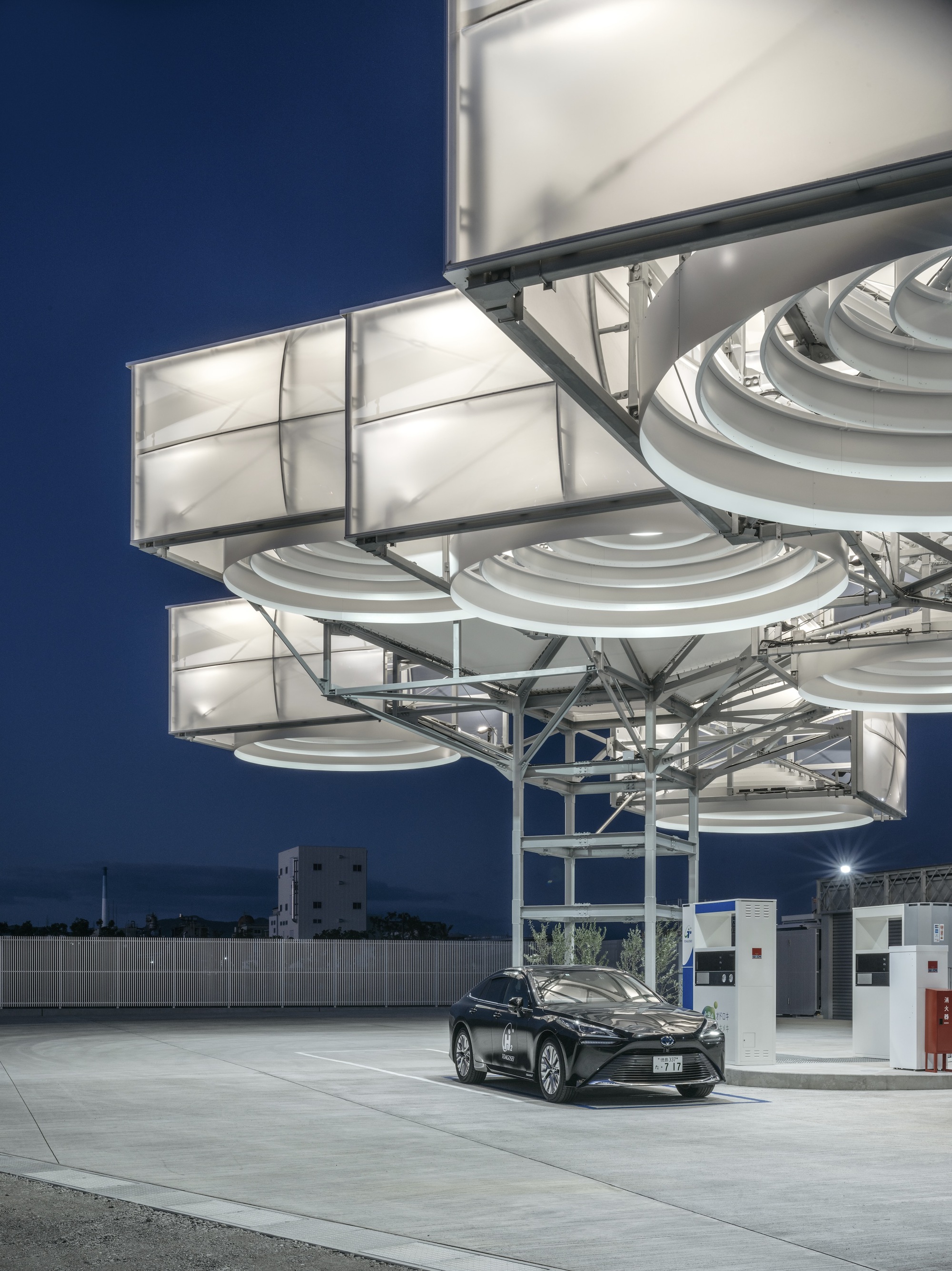Gallery of TOAGOSEI Hydrogen station Tokushima / Osamu Morishita ...
