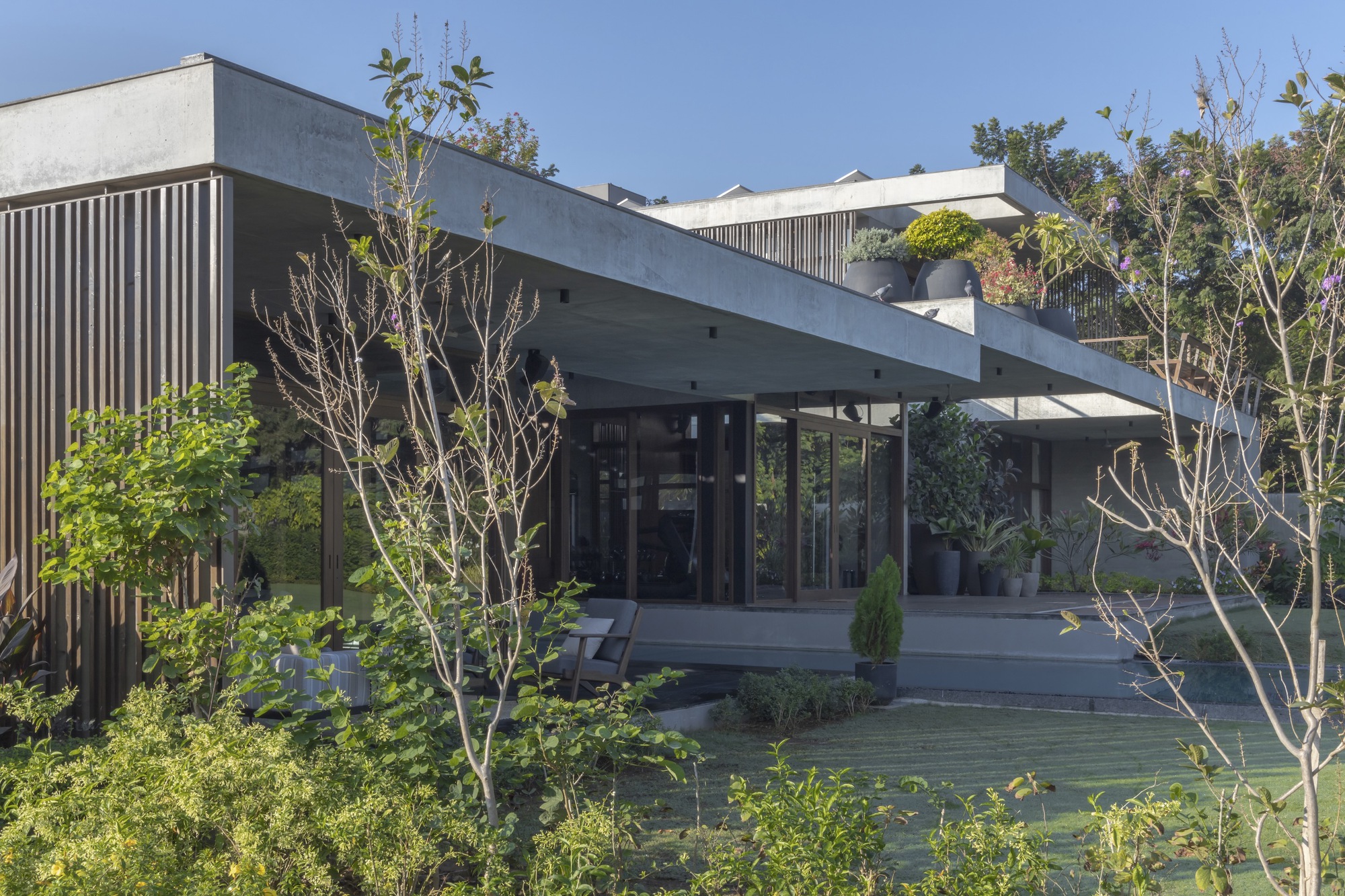 Gallery of The Courtyard House / MODO Designs - 13