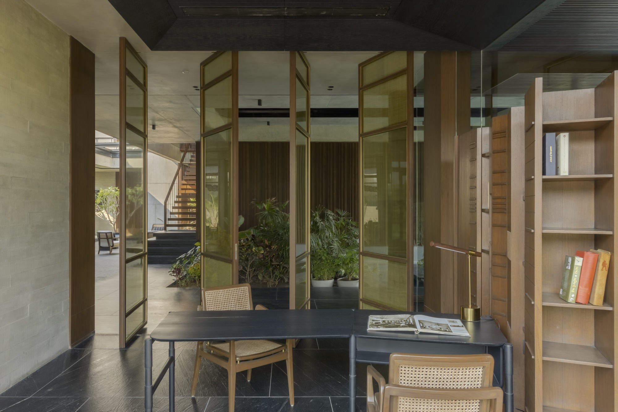 Gallery of The Courtyard House / MODO Designs - 4