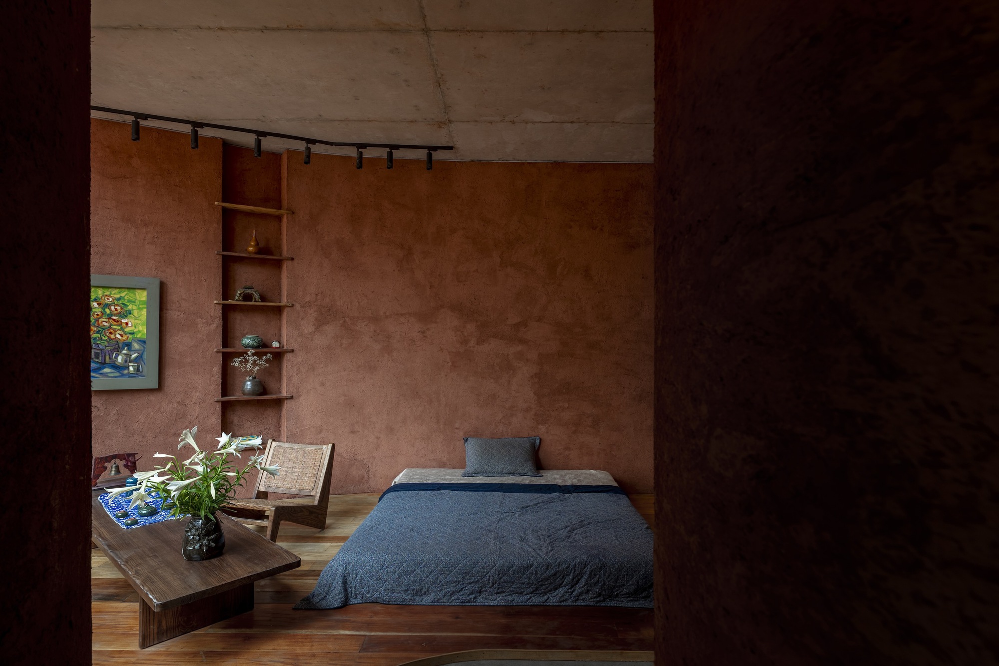 Gallery of The NGÕ Alley House / D.O.G House - 13