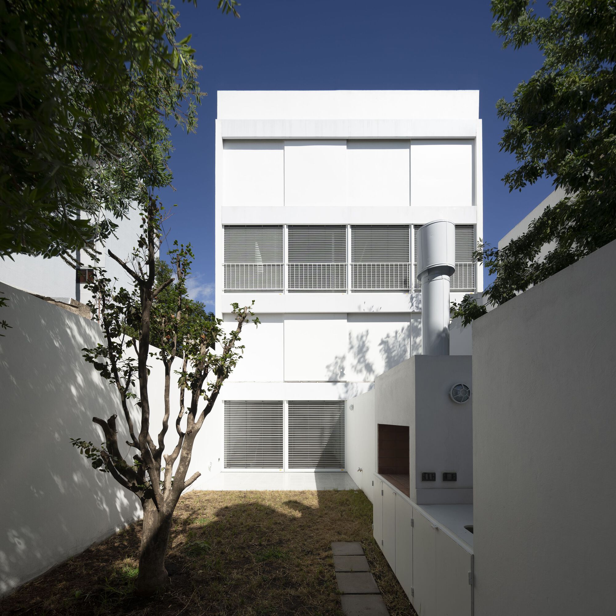 Galería de Edificio Jorge Newbery 3136 / MoGS - 12