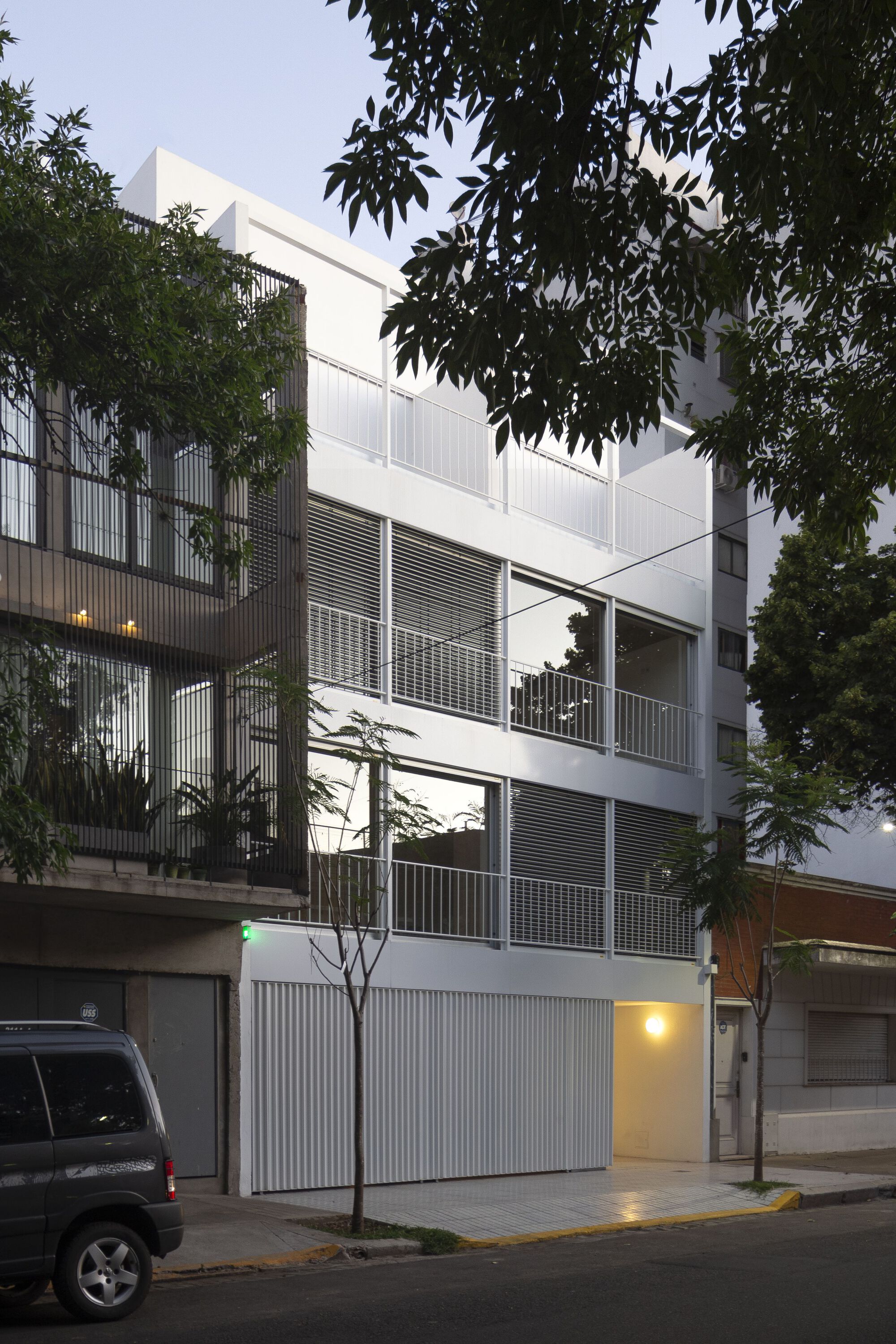 Gallery of Jorge Newbery 3136 Apartments / MoGS - 8