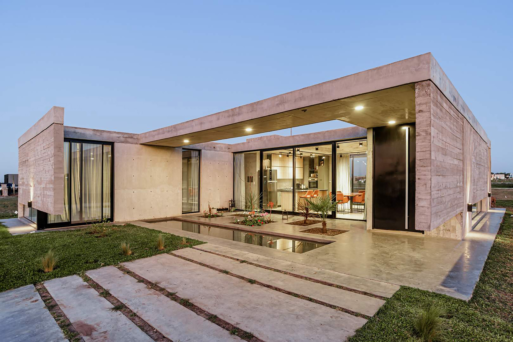 Gallery of Bombai House / TIM ARQUITECTOS - 17