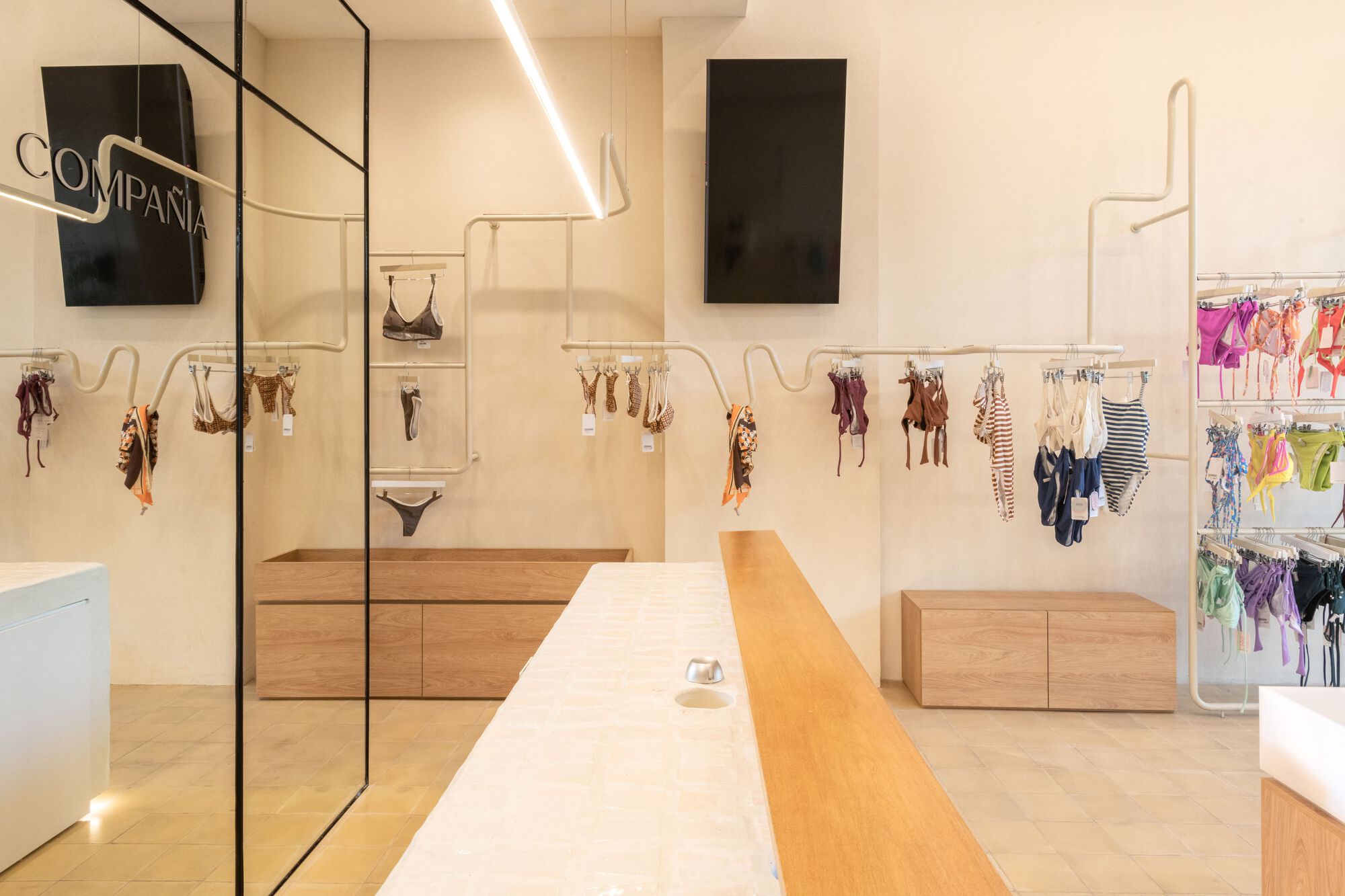 Galería de Compañía del Sol / MURO estudio - 11