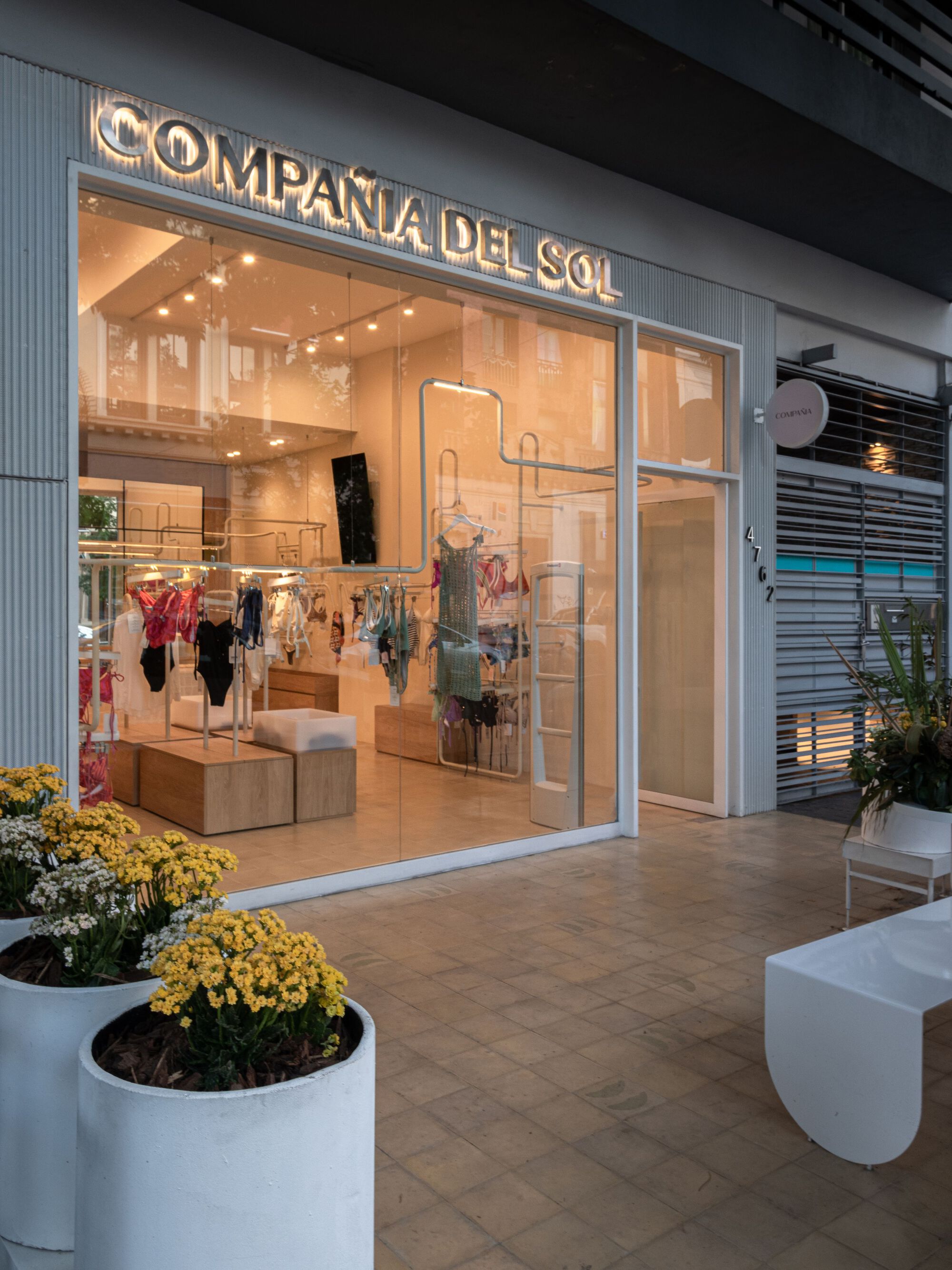 Galería de Compañía del Sol / MURO estudio - 6