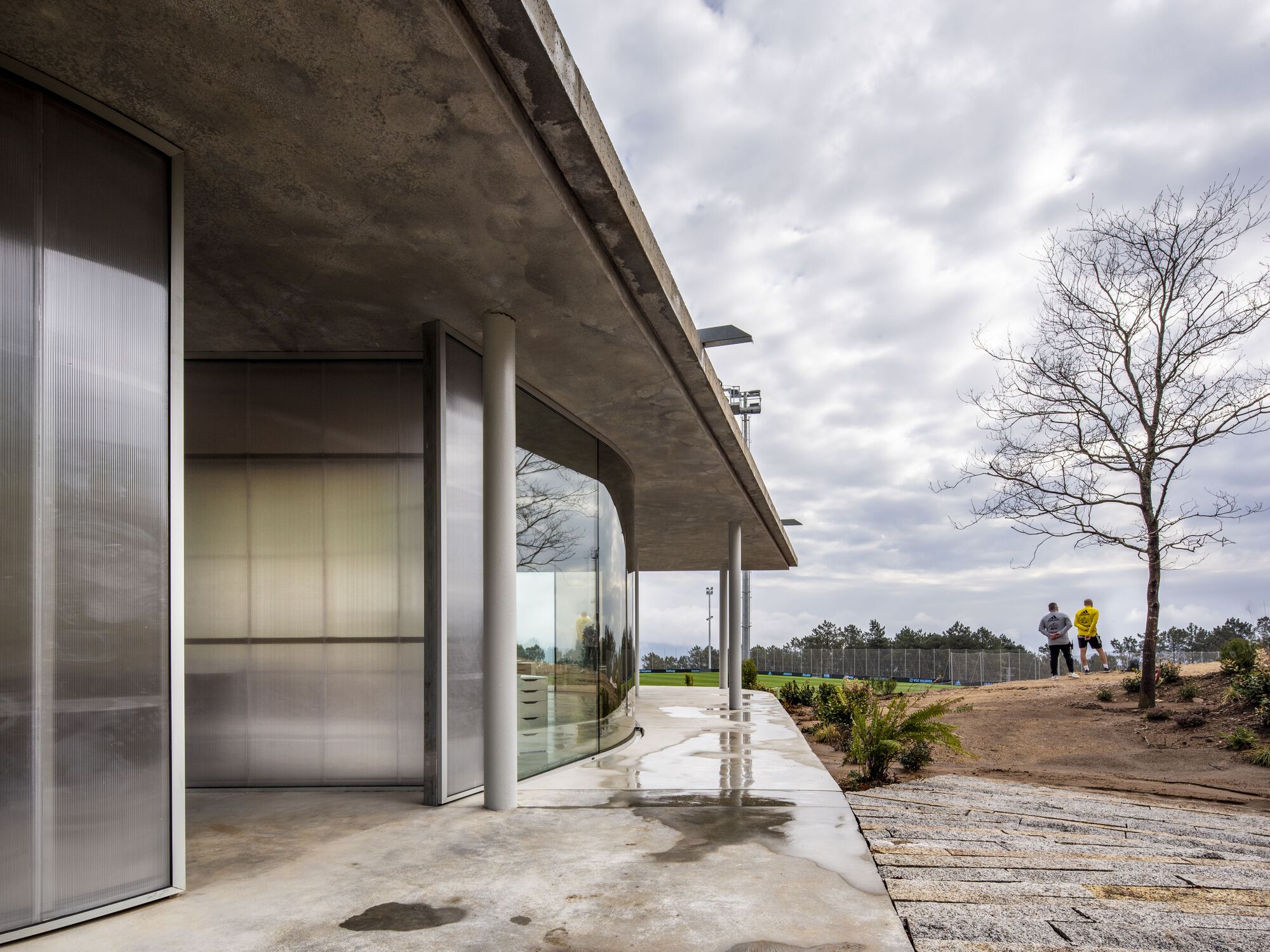 Gallery of Afouteza Sports Fields / Irisarri + Piñera - 9