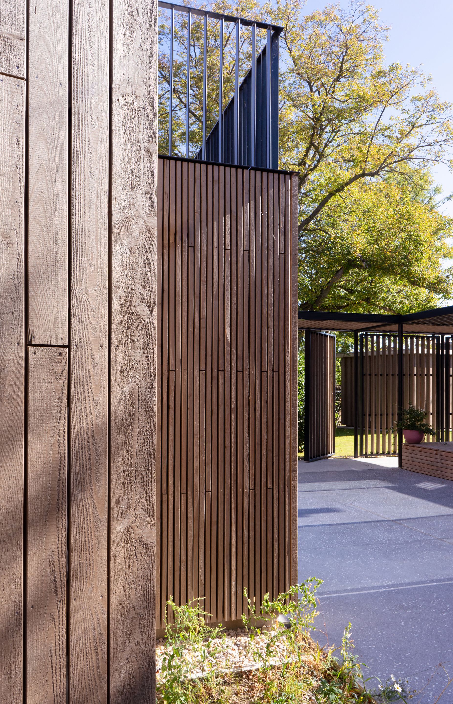 Gallery of Two Houses And a Courtyard / Mostlikely Architecture - 6