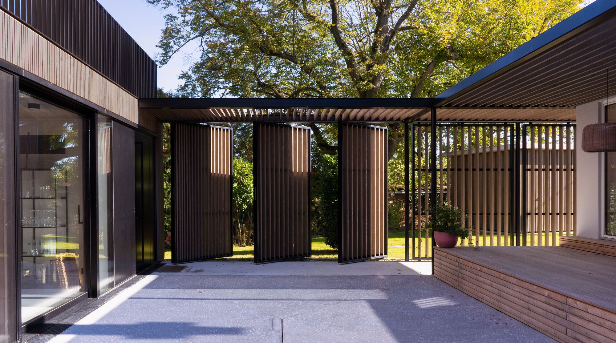 Gallery of Two Houses And a Courtyard / Mostlikely Architecture - 4