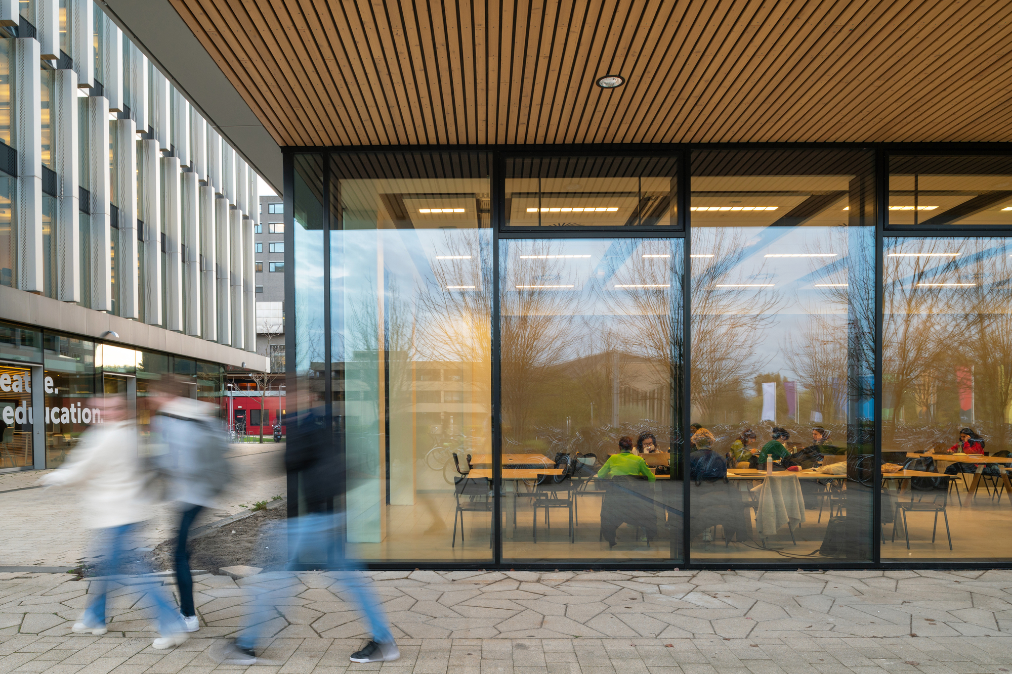 Gallery of Langeveld Building / Paul de Ruiter Architects - 9