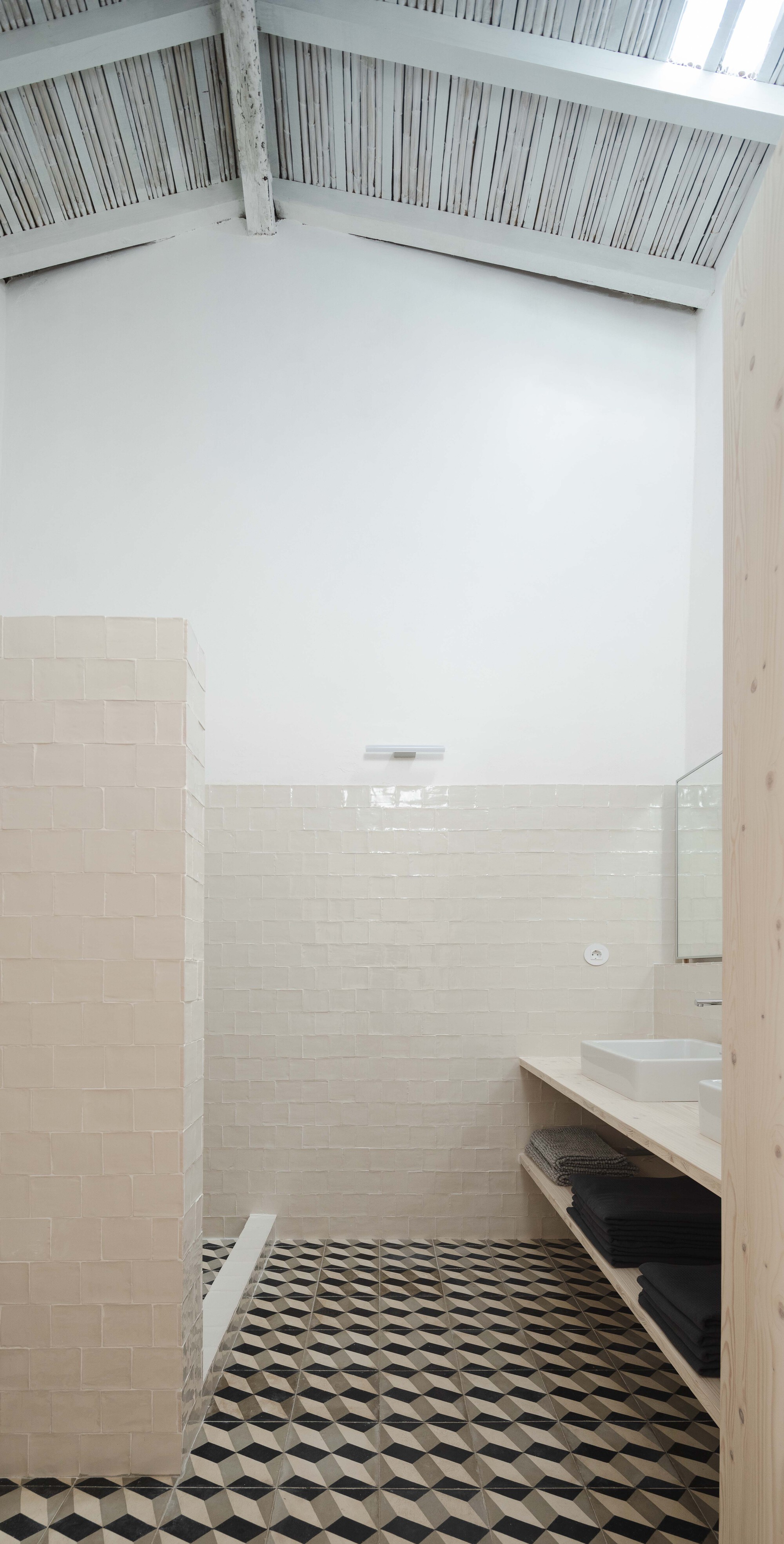 Gallery of RDG House / Alexandre Loureiro Architecture Studio - 6