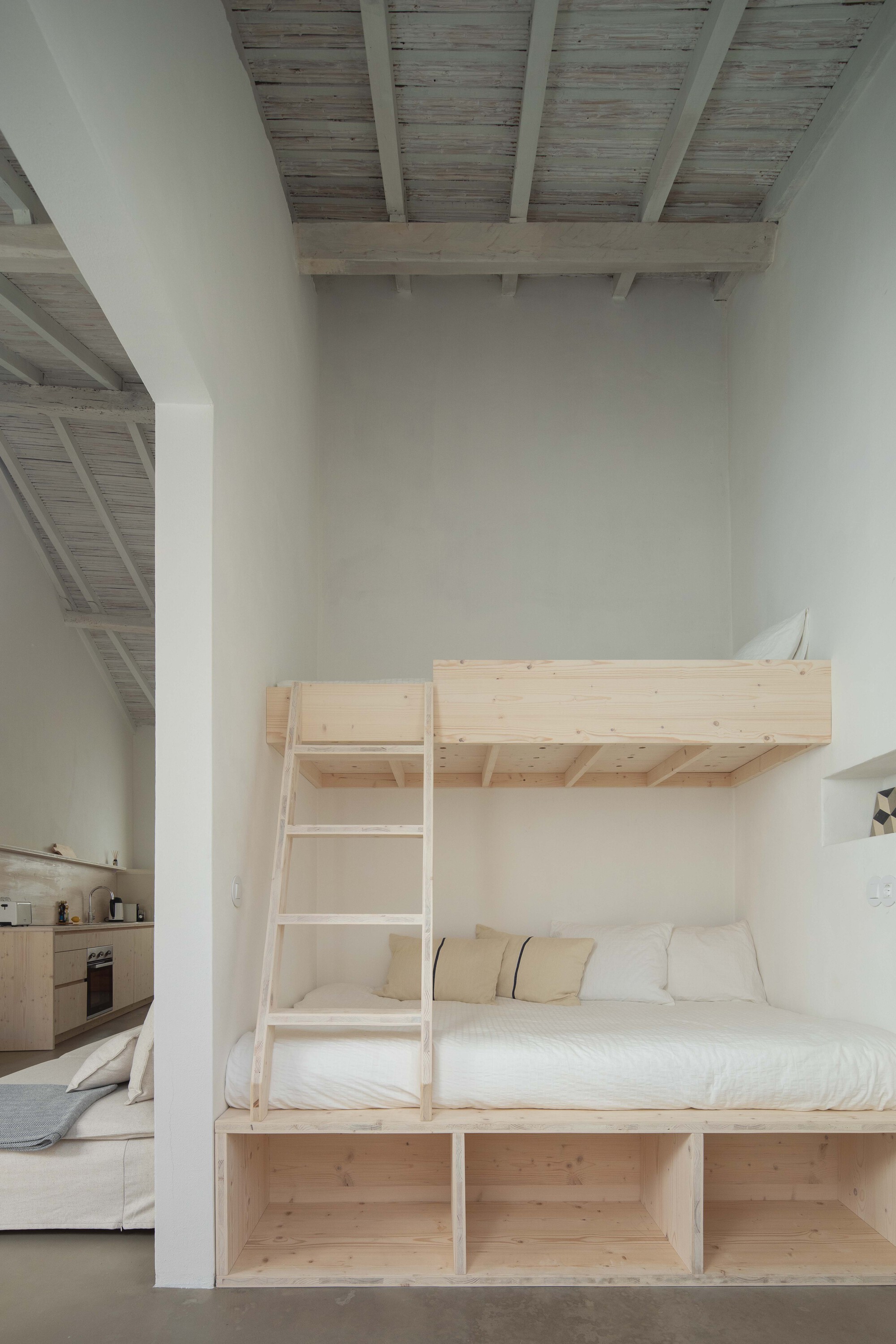 Gallery of RDG House / Alexandre Loureiro Architecture Studio - 7