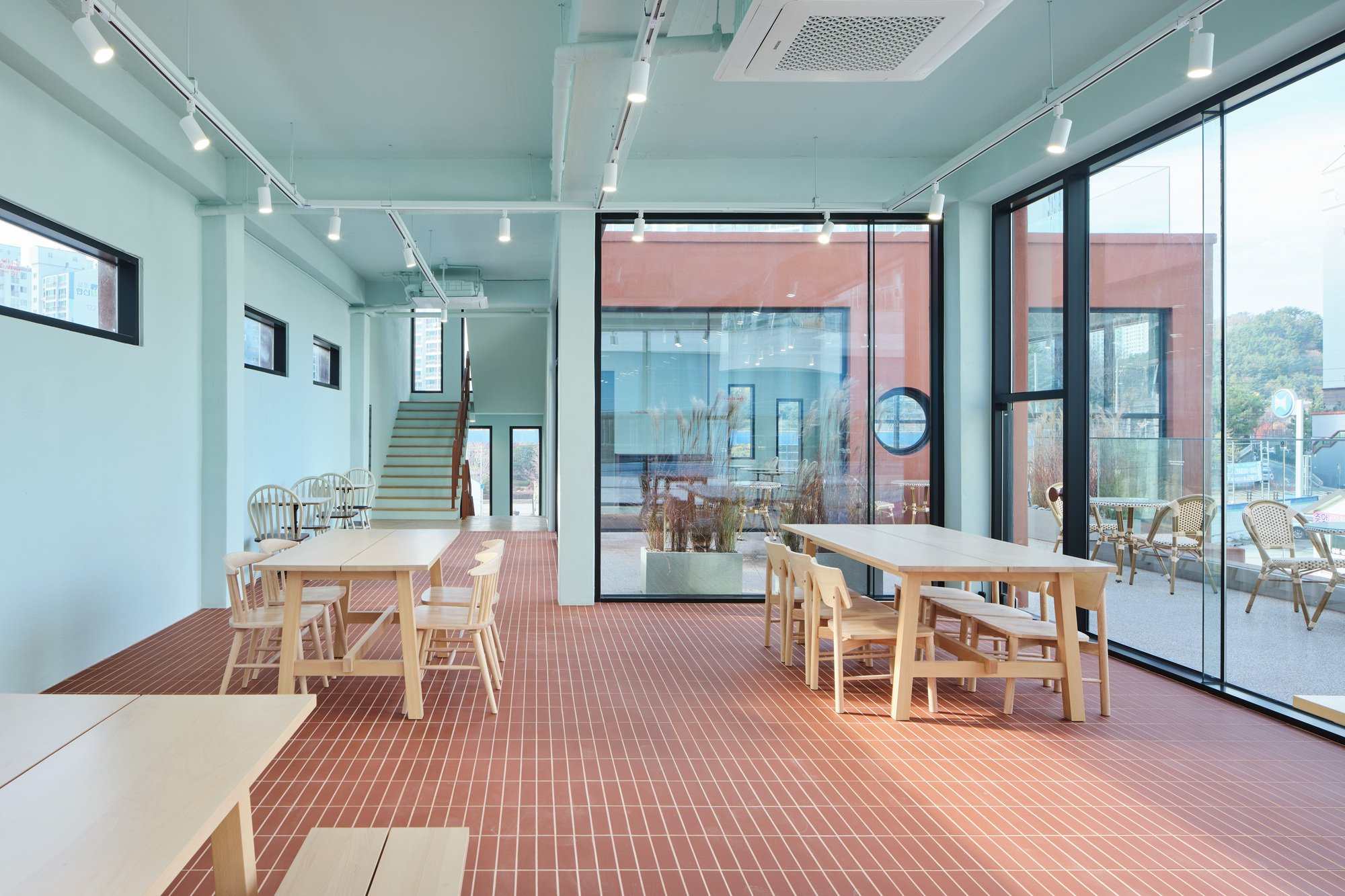 Gallery of Cafe good & goody / design by 83 - 3