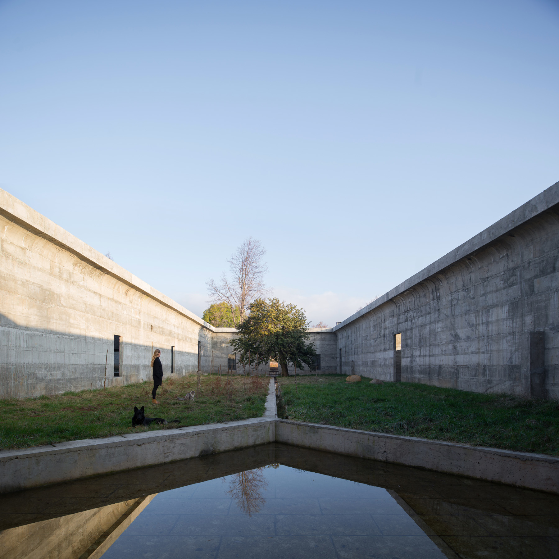 Gallery of Luna House / Pezo von Ellrichshausen - 12