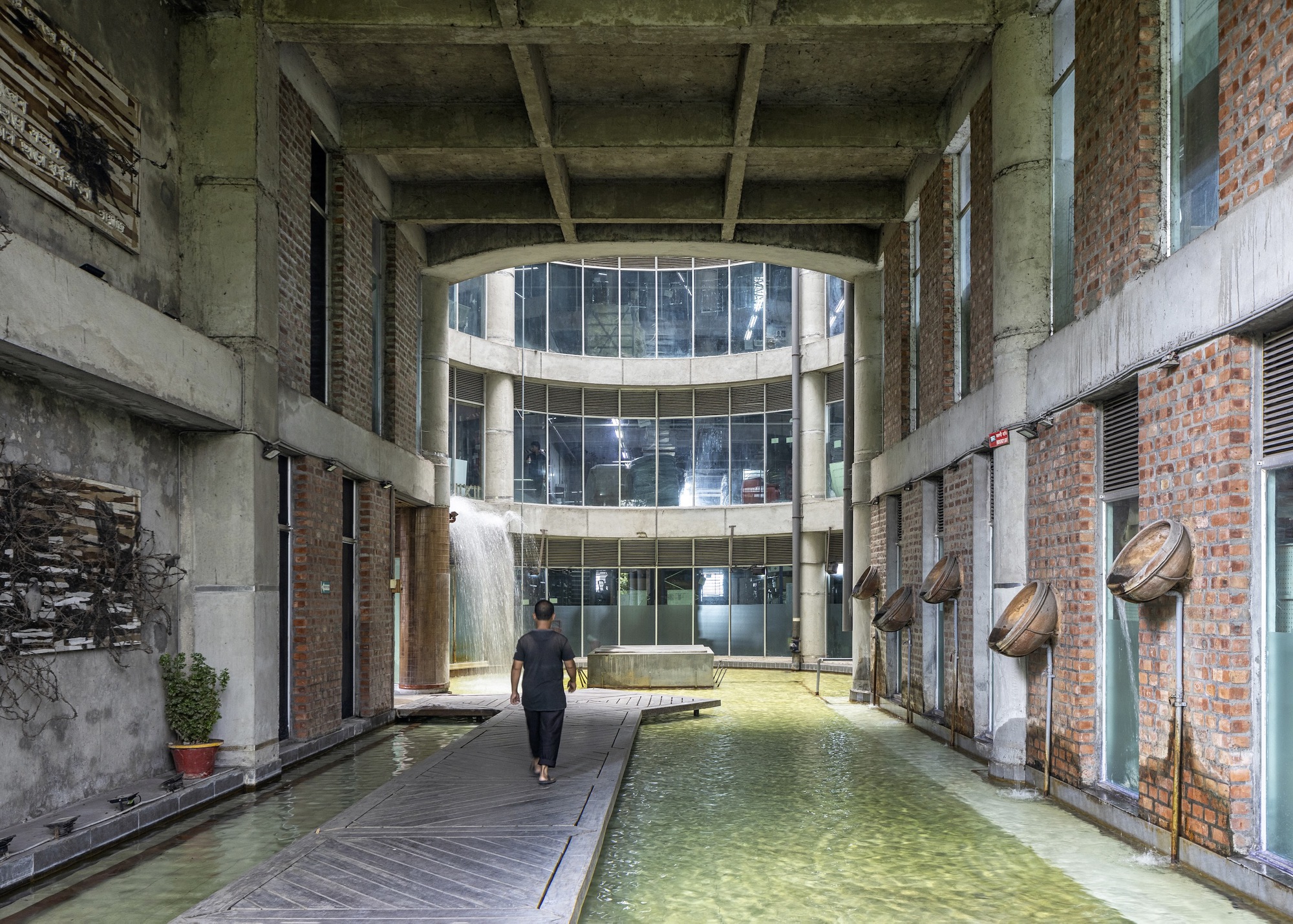 Gallery of Green Field of Karupannya Rangpur Factory / Nakshabid Architects - 3