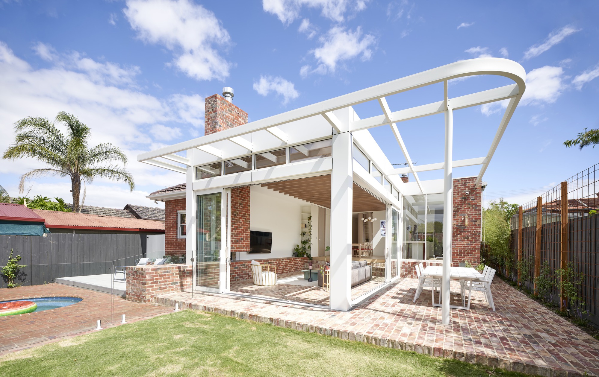 Gallery of Lindsay House / Megowan Architectural - 7