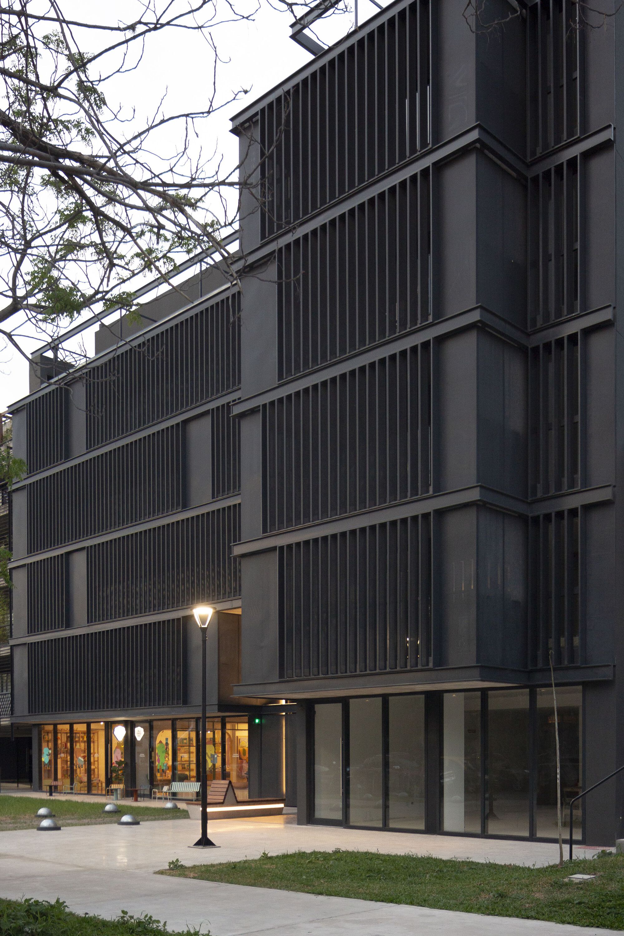 Galería de Edificio Donado 1601 / ESHH Arquitectura - 8