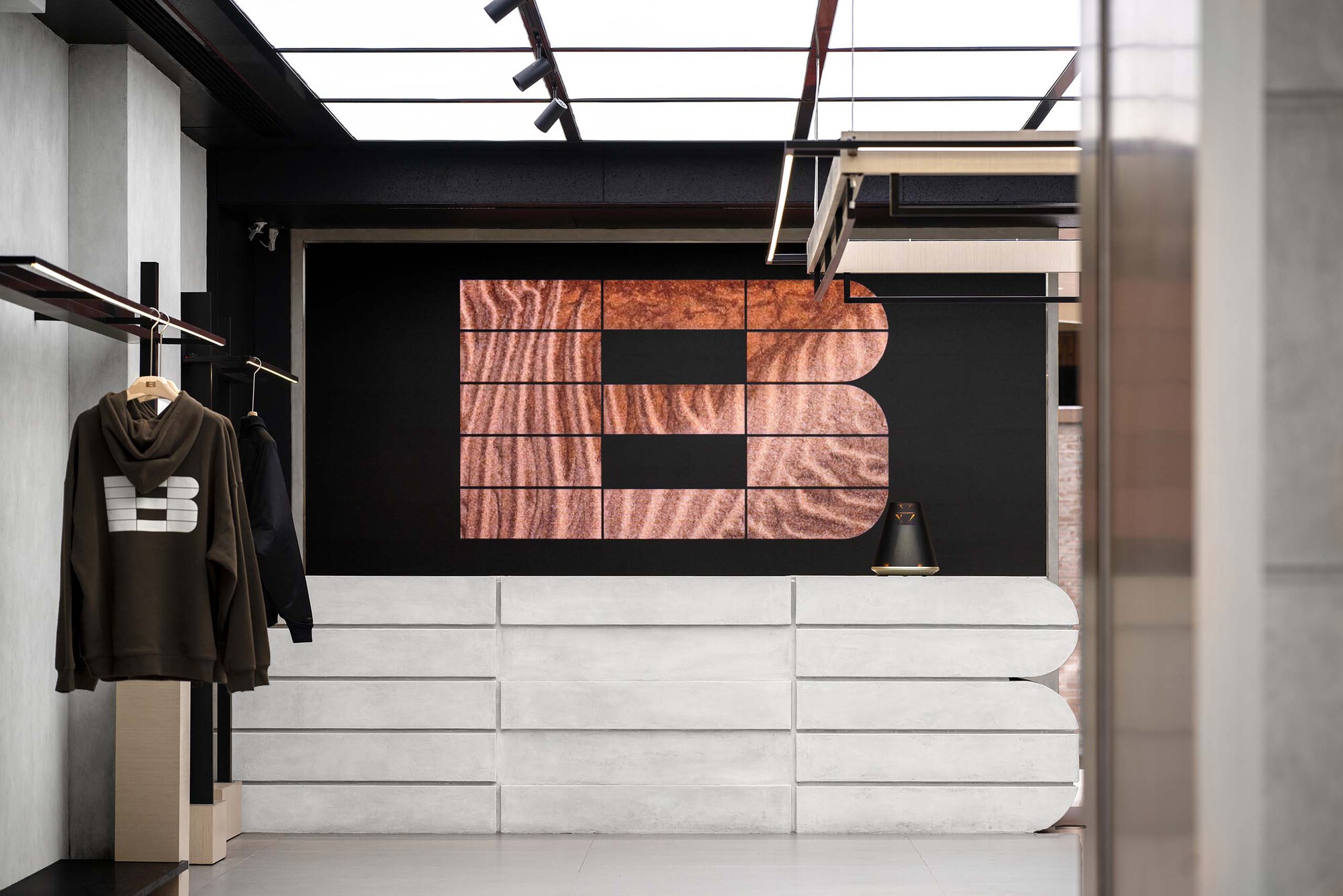 Gallery of BONELESS Concept Store / Supercloud Studio - 21