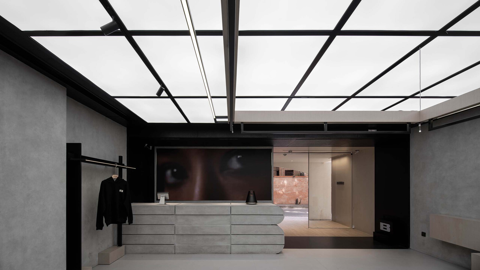 Gallery of BONELESS Concept Store / Supercloud Studio - 7