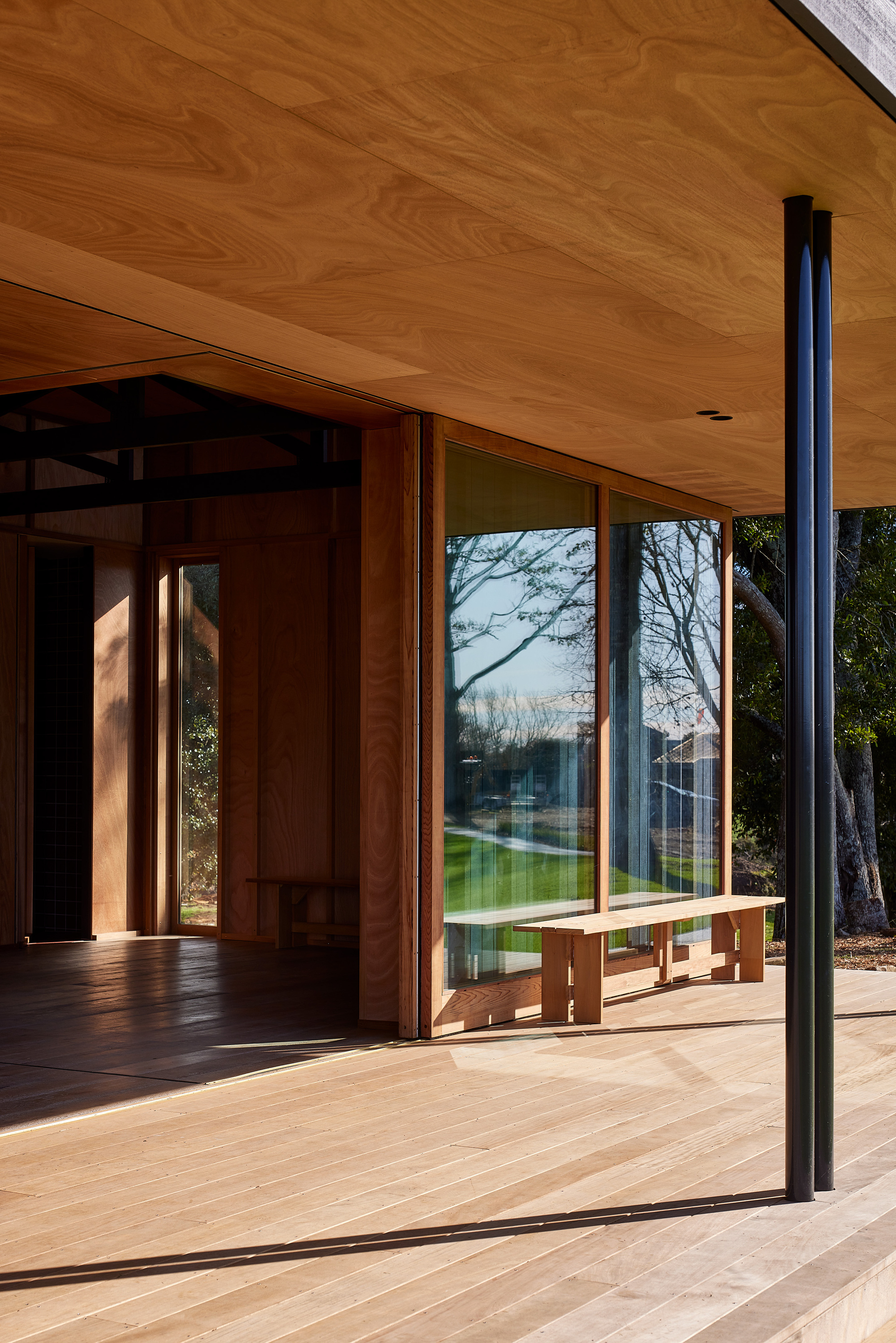 Gallery of Deep Cover House / Edwards White Architects - 10