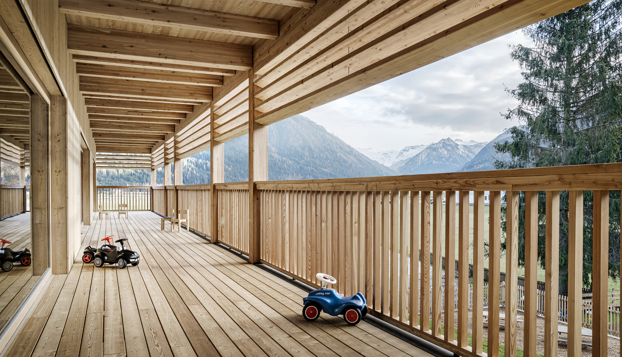 Gallery of House of Elementary Education / LP architektur - 9