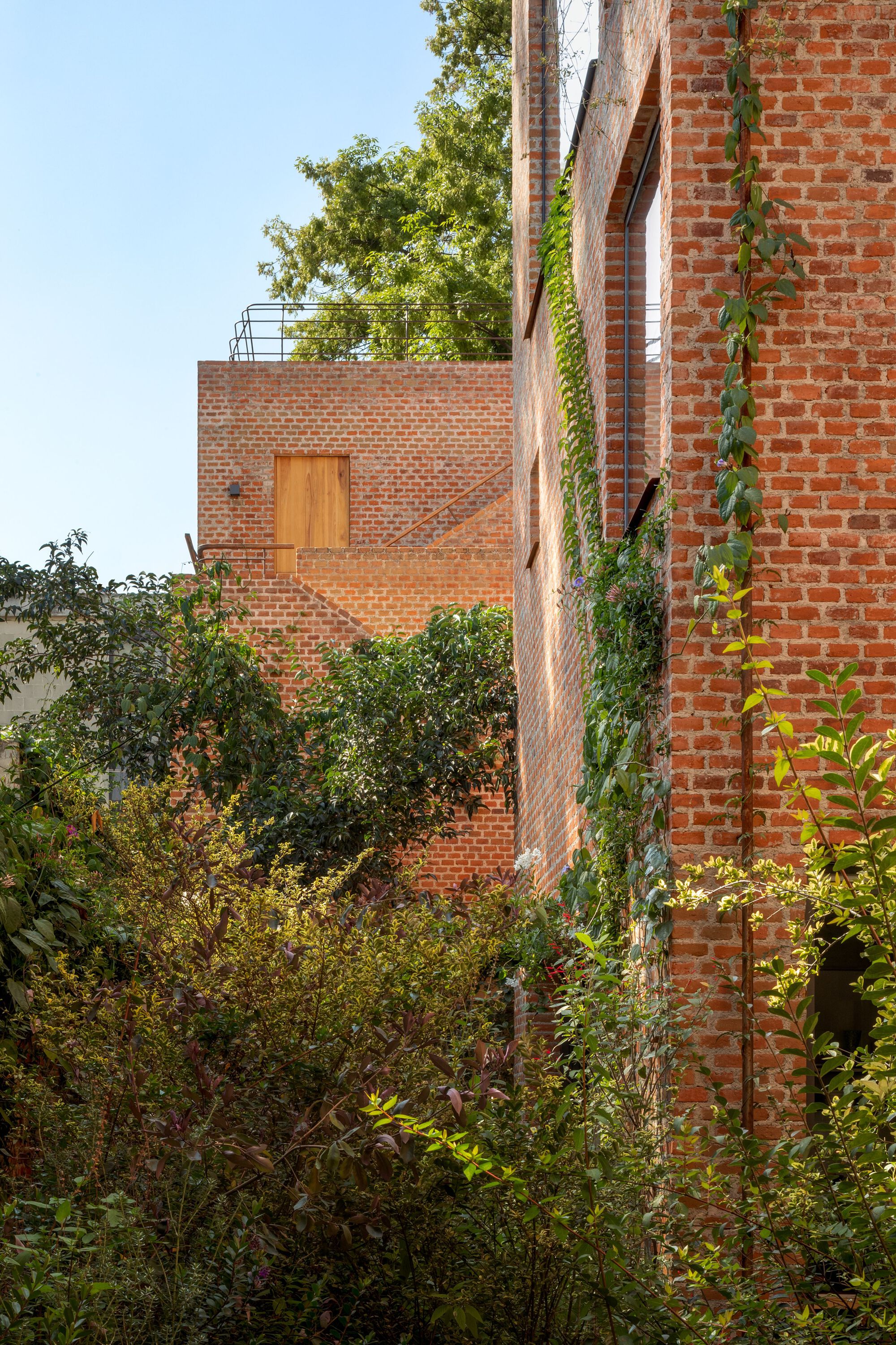 Gallery of E8 Housing / Meir Lobaton Corona + Rafael Ortiz Cervantes - 10