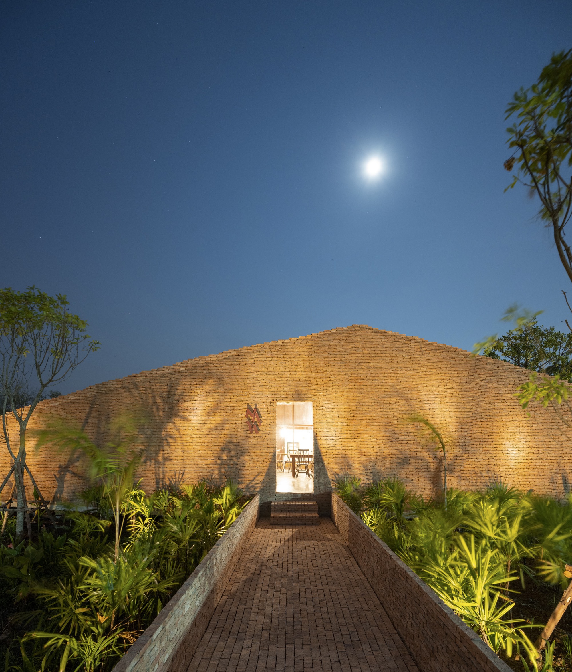 Gallery of Naya Cafe Ayutthaya / BodinChapa Architects - 16