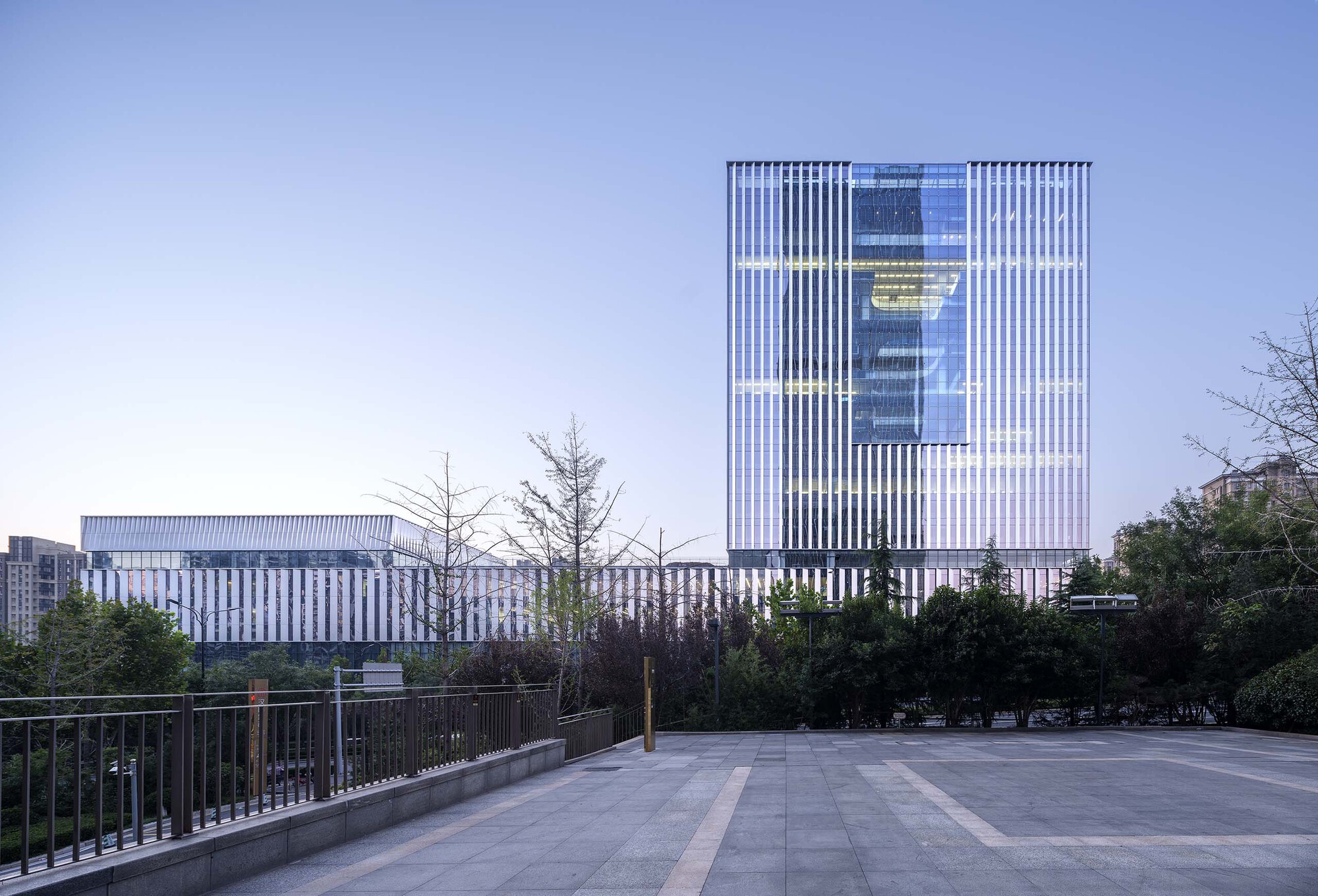 画廊 国家重型汽车工程技术研究中心 / CCDI 21设计工作室 - 12