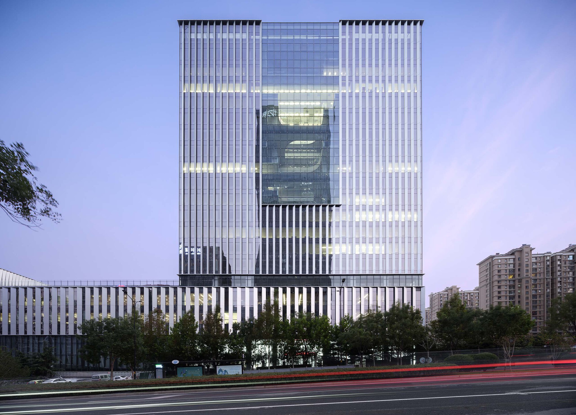 画廊 国家重型汽车工程技术研究中心 / CCDI 21设计工作室 - 14