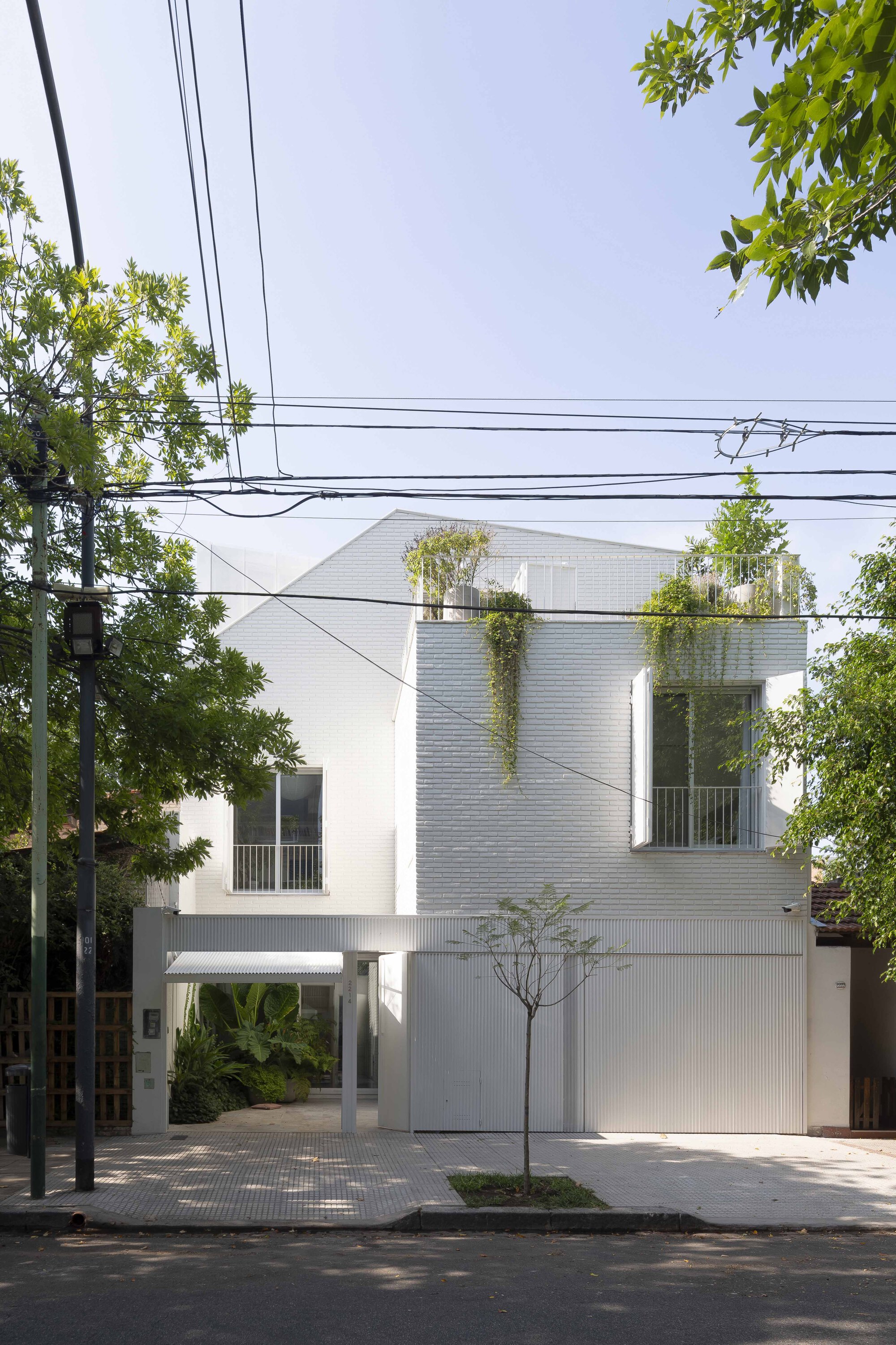 Gallery of House Vedia / BHY arquitectos - 7