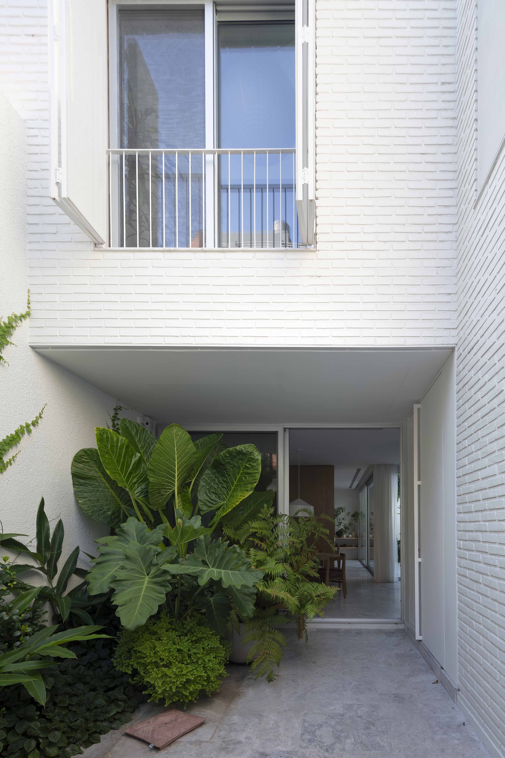 Gallery of House Vedia / BHY arquitectos - 13
