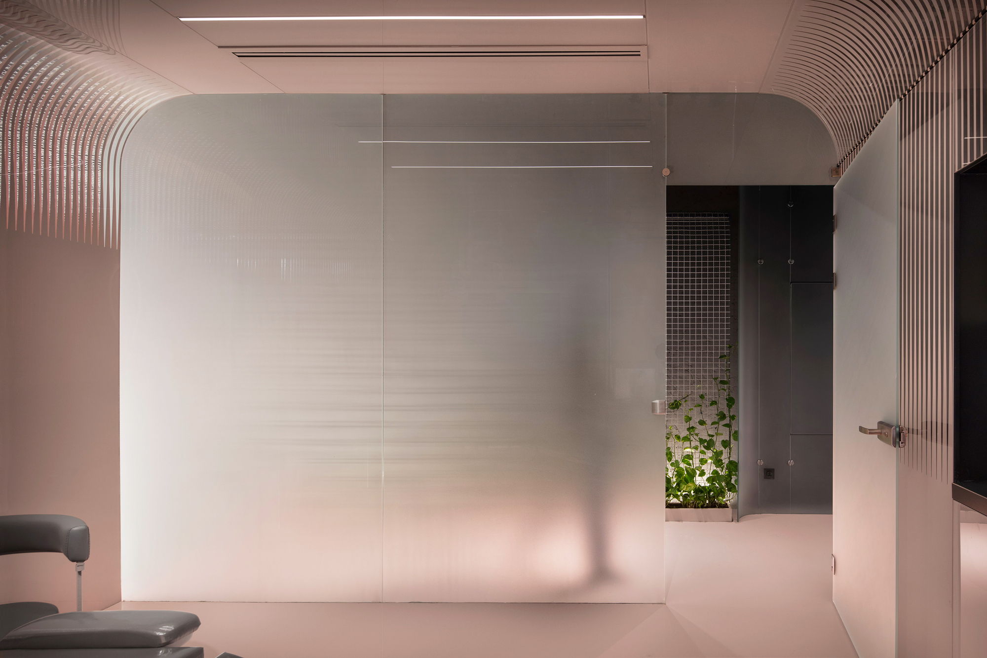 Gallery of Baftar Dermatology Clinic / AsNow Design & Construct - 14