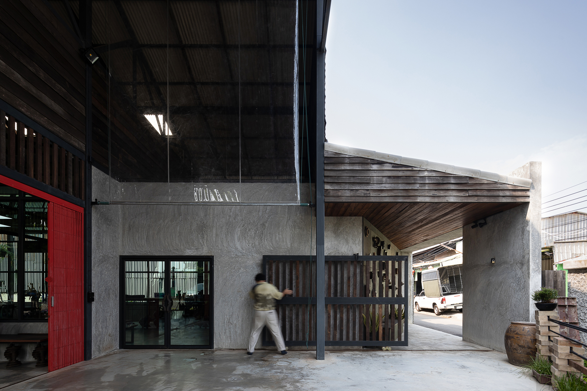 Gallery of Weng’s Factory Co-Working Space / Architect Nonsense - 8