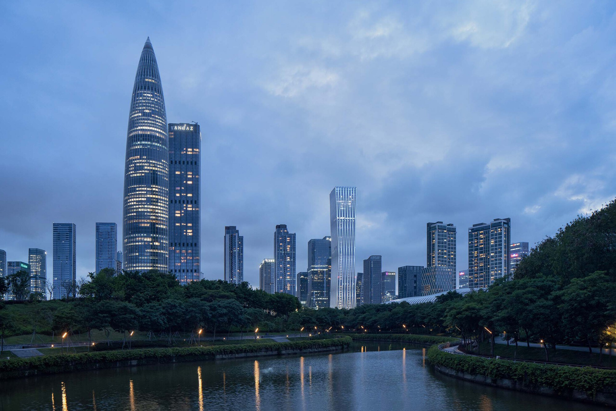 Gallery of Shenzhen Capital Plaza / CCDI GROUP 21 Design Studio - 6