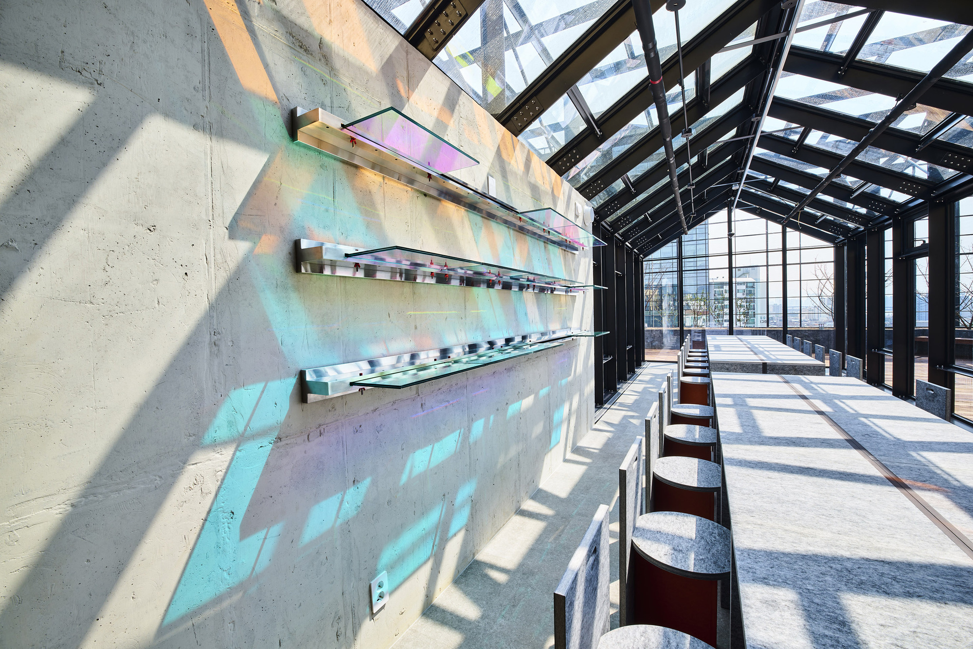 Gallery of Hello Monday Coworking Space Lounge / Bananafish - 2