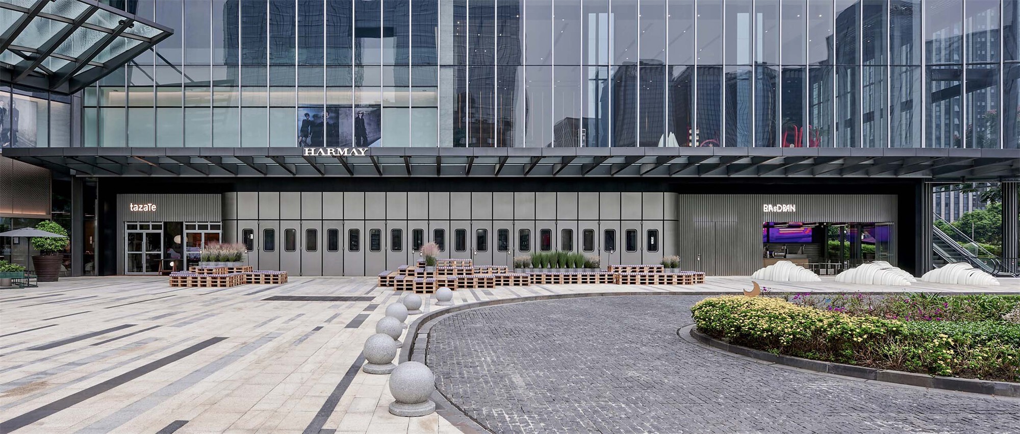 Gallery of HARMAY Chengdu UFun Store, Bakery and Bar / AIM Architecture - 2