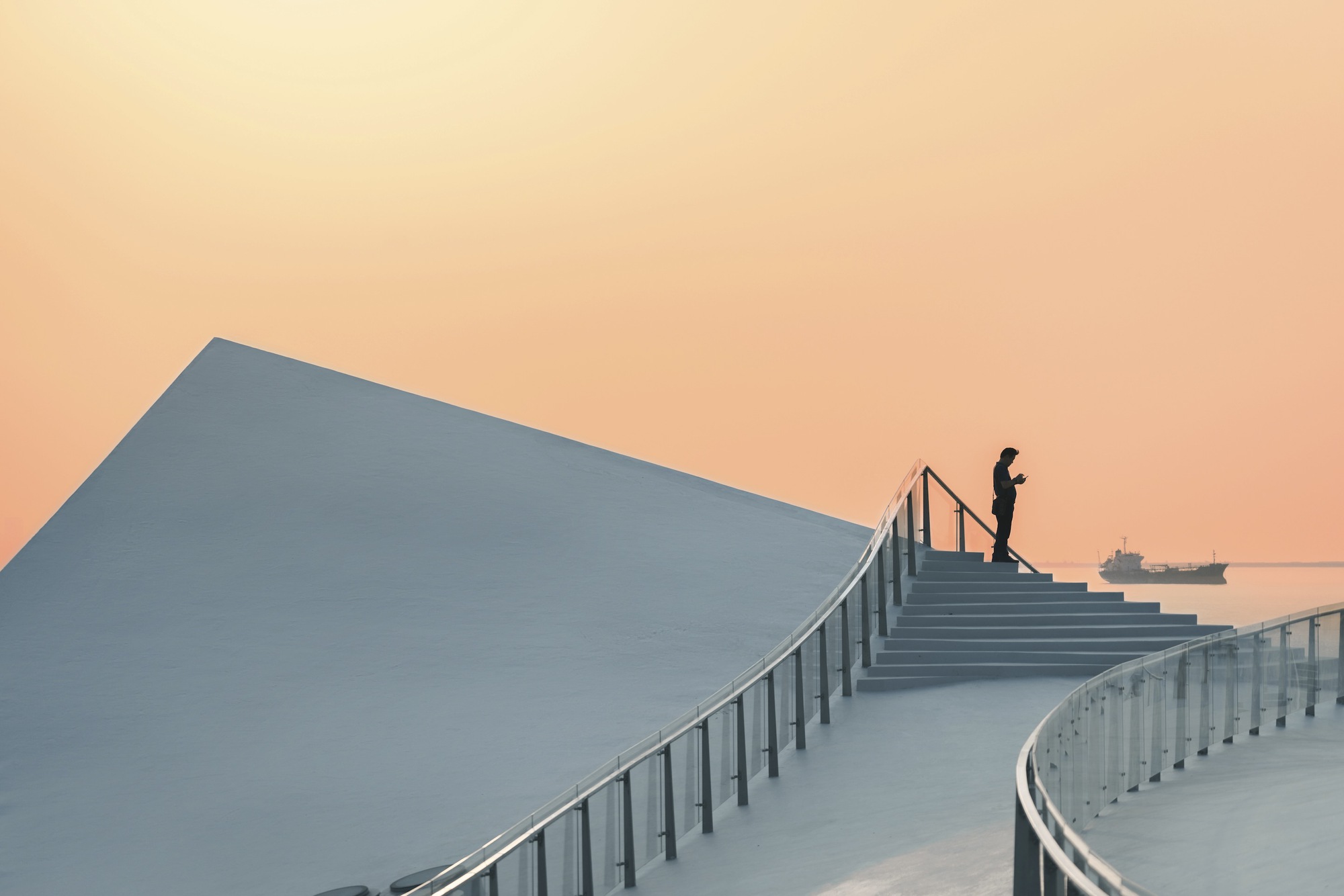 Gallery of Sky Mountain Haikou Bay No.6 High Standard Seaside Station ...