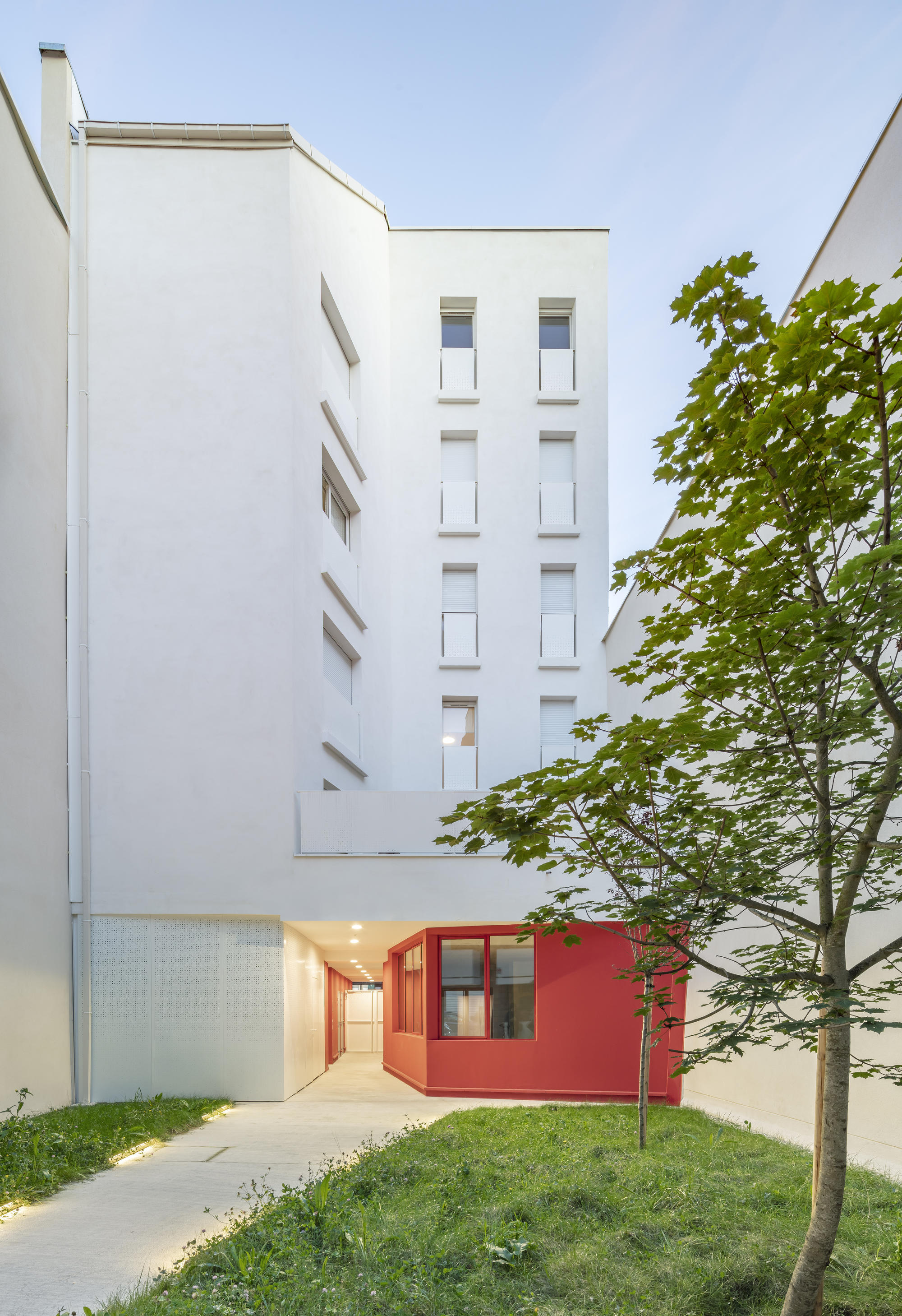 Gallery of 4 Social Housing Developments That Wrap Around Central ...