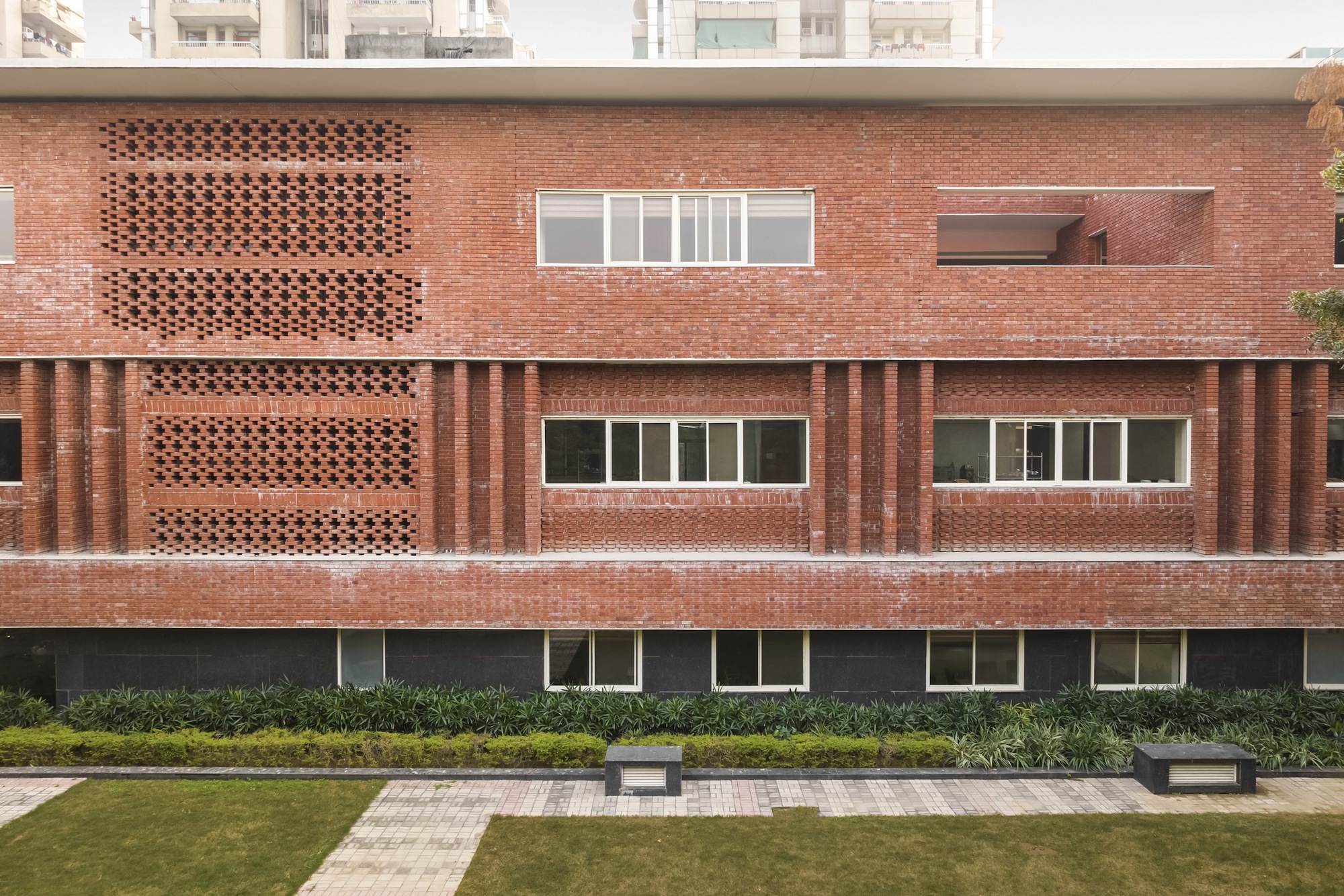Gallery of The Lalit Suri Hospitality Institute / Morphogenesis - 19