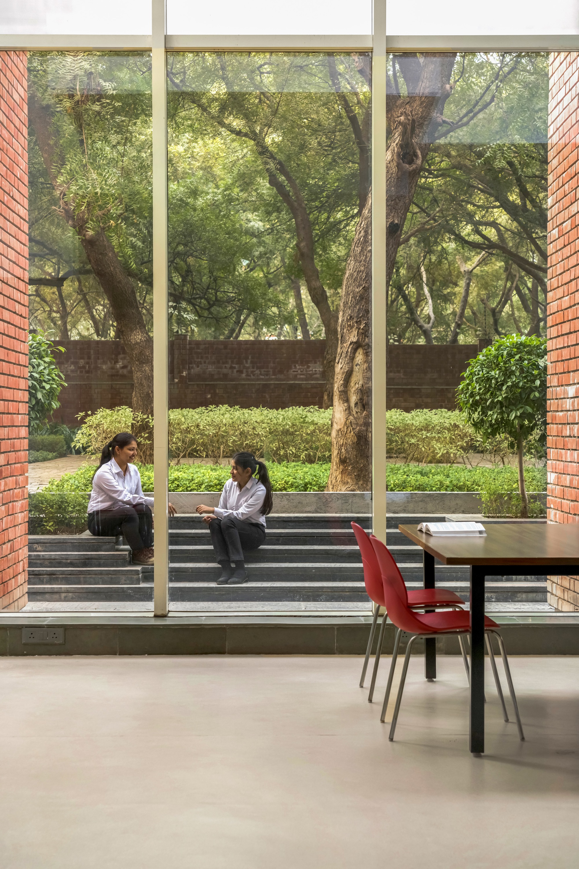 Gallery of The Lalit Suri Hospitality Institute / Morphogenesis - 17