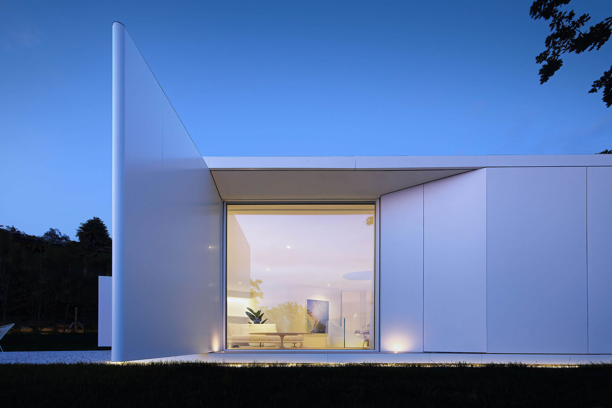 Gallery of Pinwheel House / JM Architecture - 5