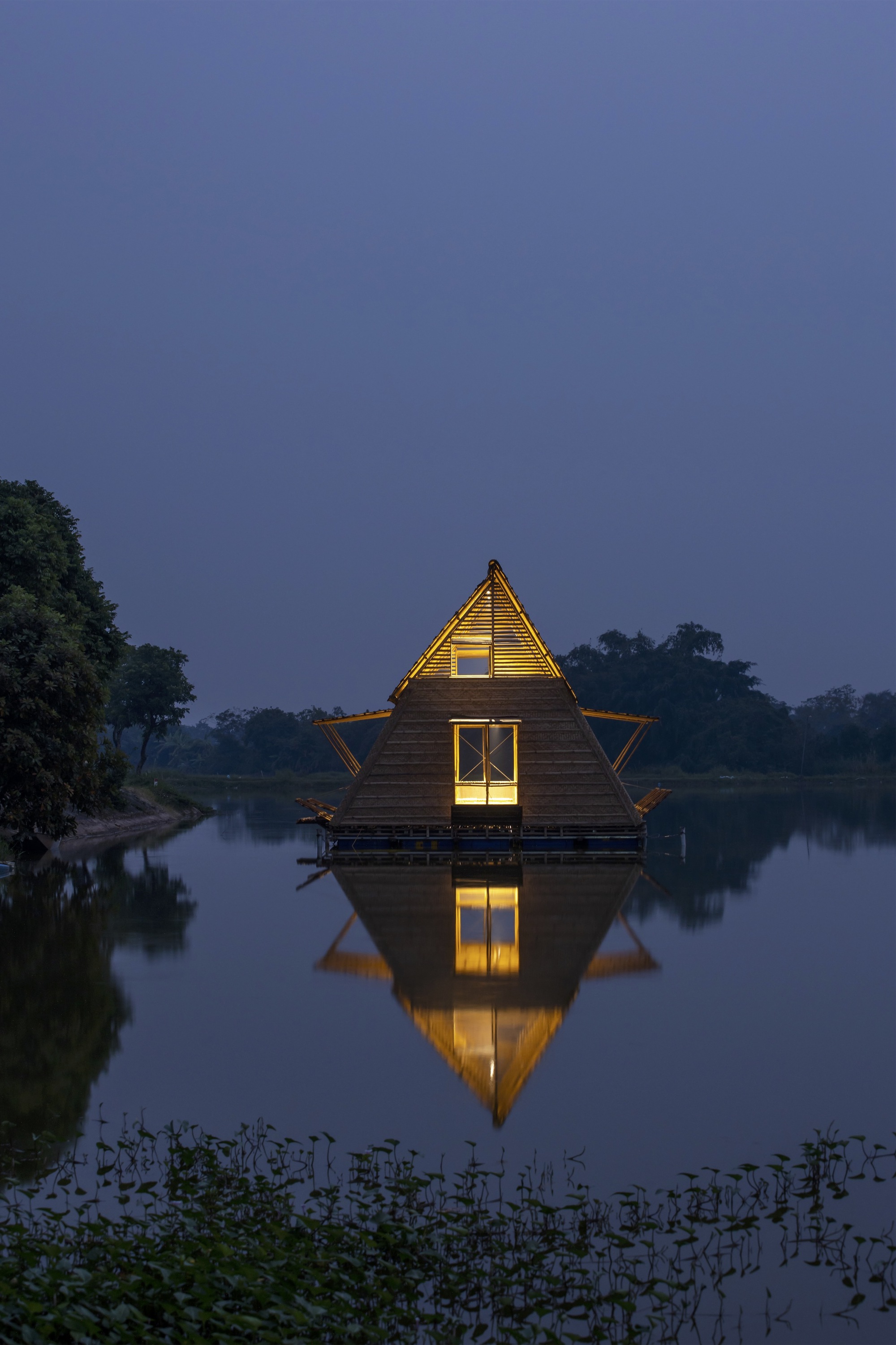 Gallery of Floating Bamboo House / H&P Architects - 28