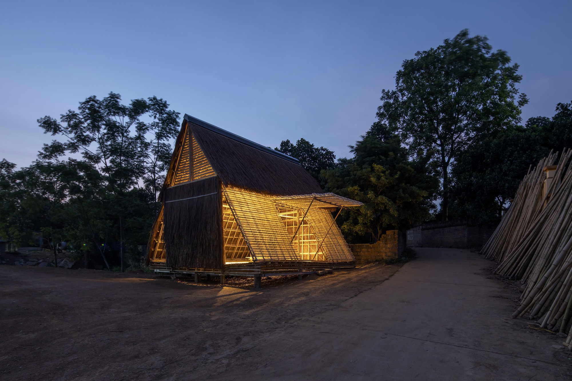 Gallery of Floating Bamboo House / H&P Architects - 26