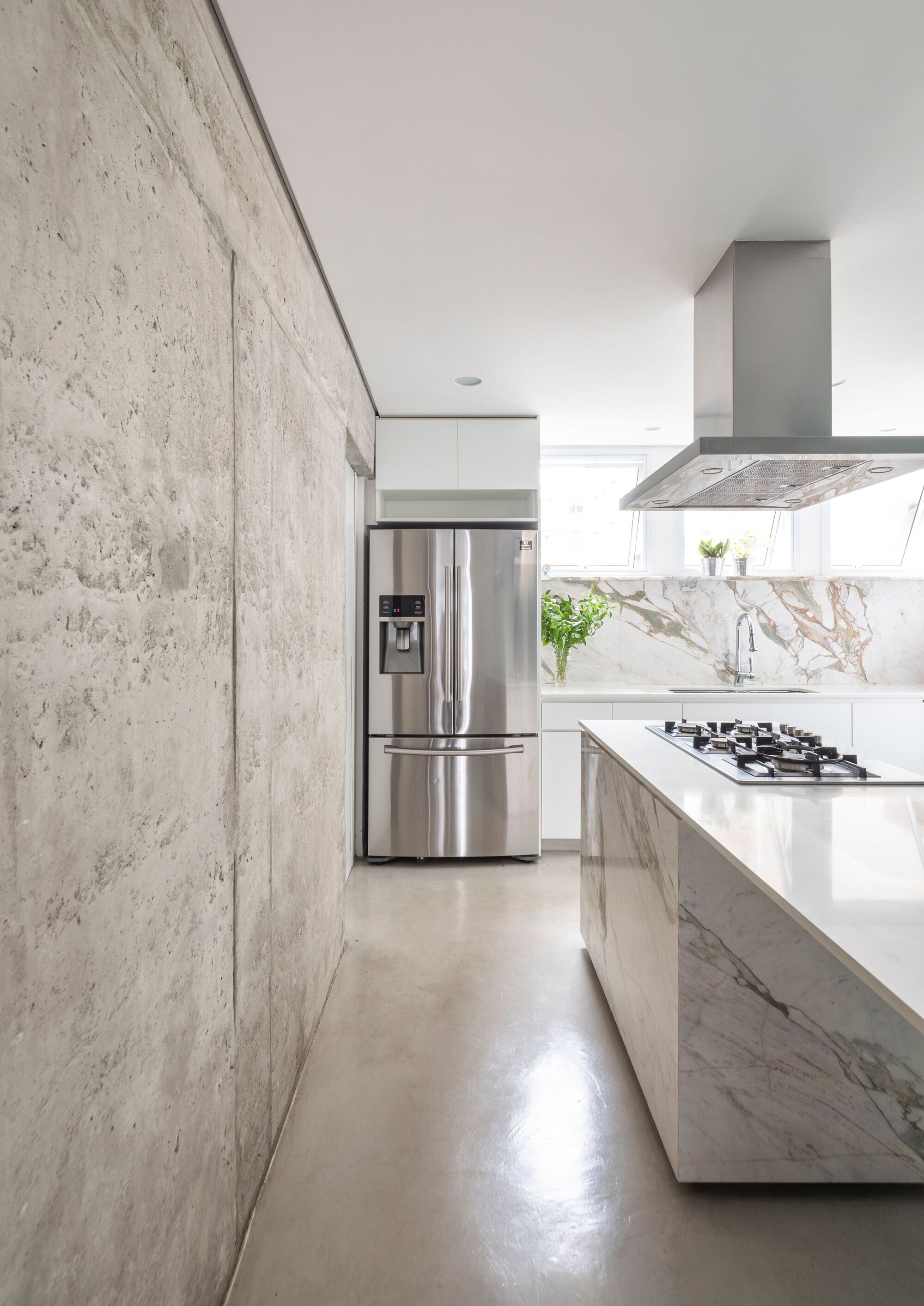 Gallery of White House Apartment / Flavia Torres Arquitetura - 4