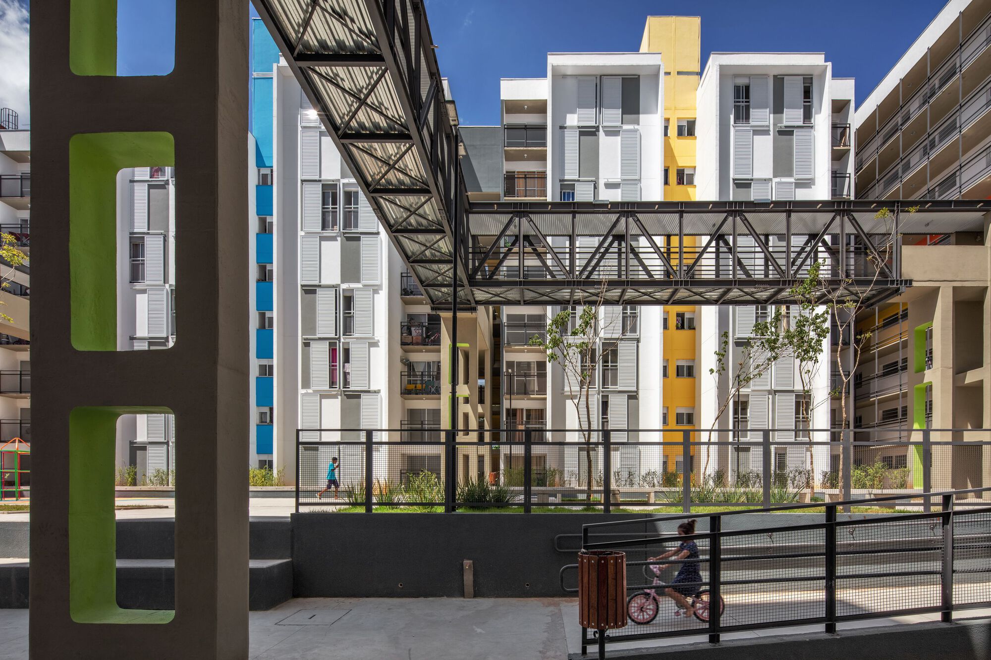 Galeria de Conjunto Habitacional Heliópolis Gleba G – Fase 2 / Biselli ...