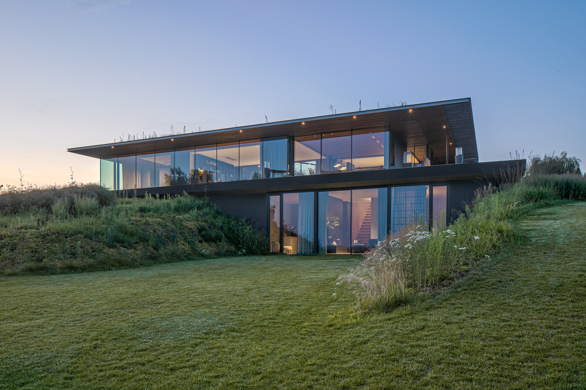 Gallery of 35:35 Slope House / 77 Studio architecture - 29