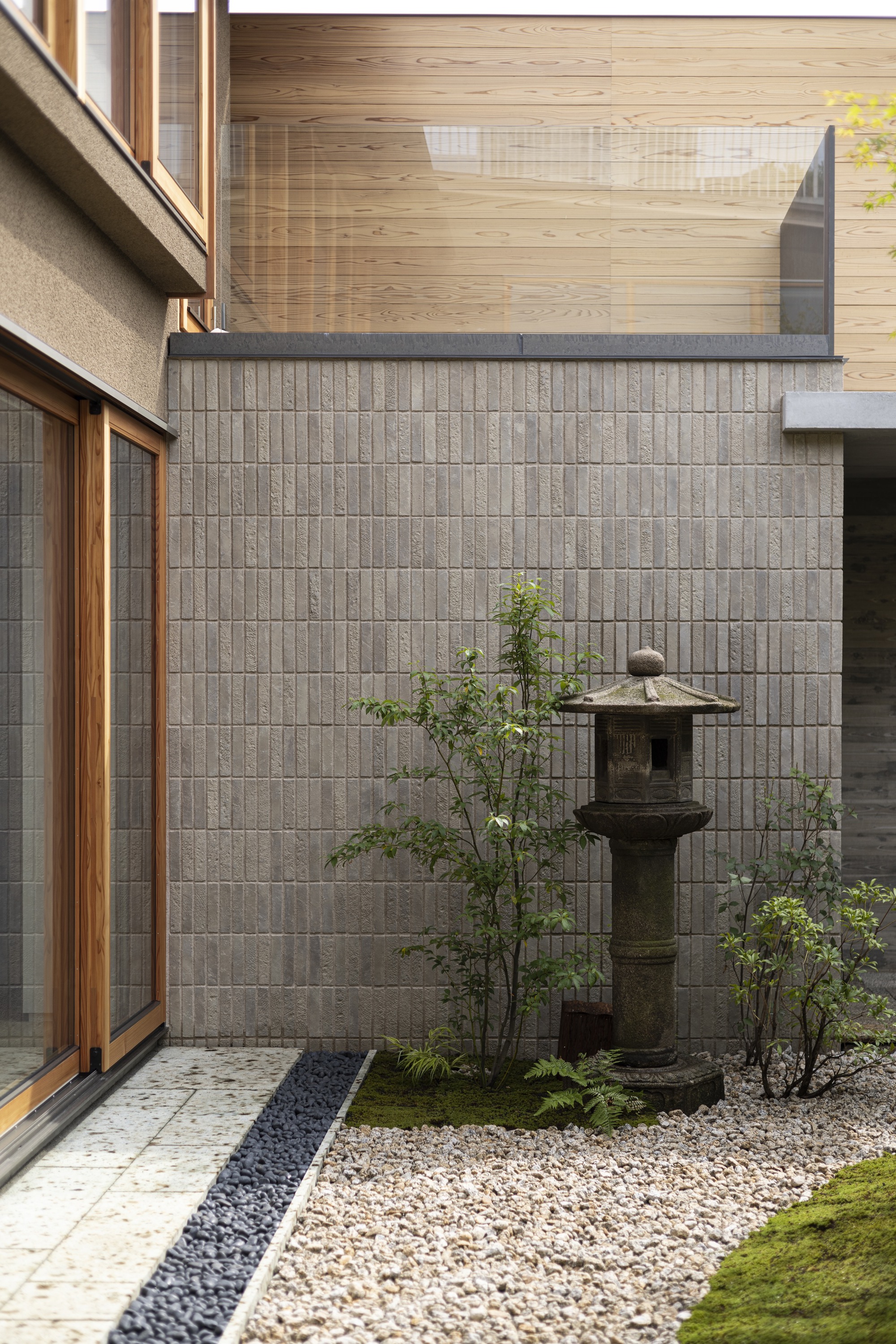 Gallery of House on a Hill / New Material Research Laboratory - 14