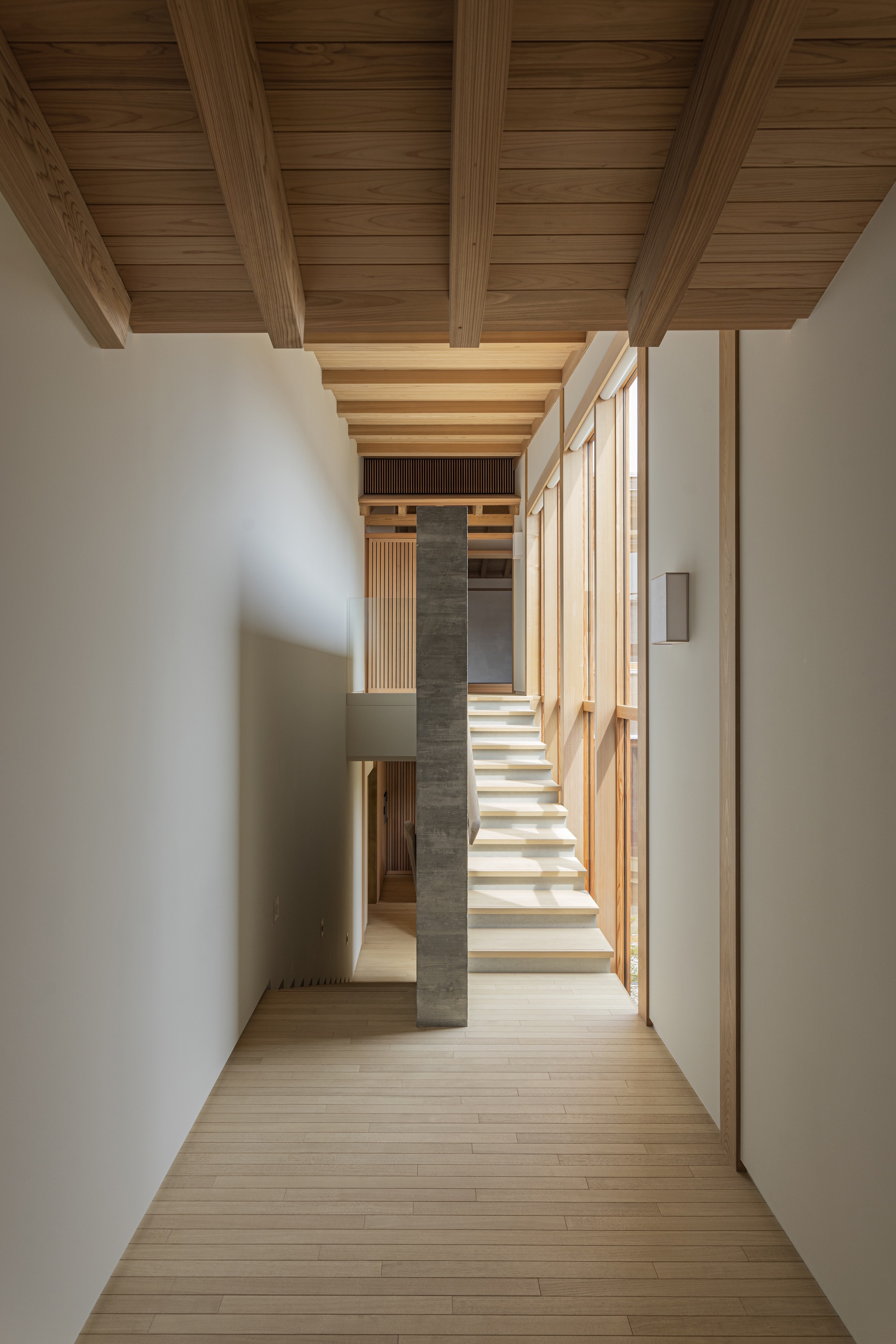 Gallery of House on a Hill / New Material Research Laboratory - 5