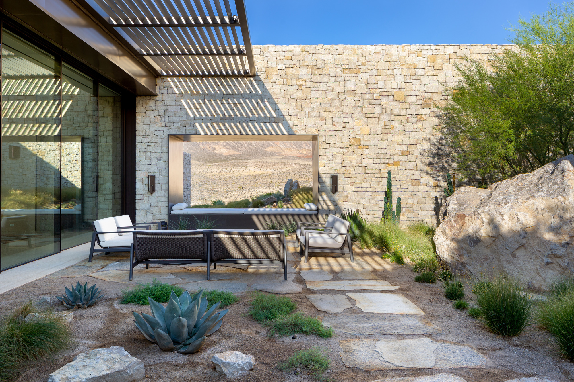 Gallery of Fort 137 Residence / Daniel Joseph Chenin - 16