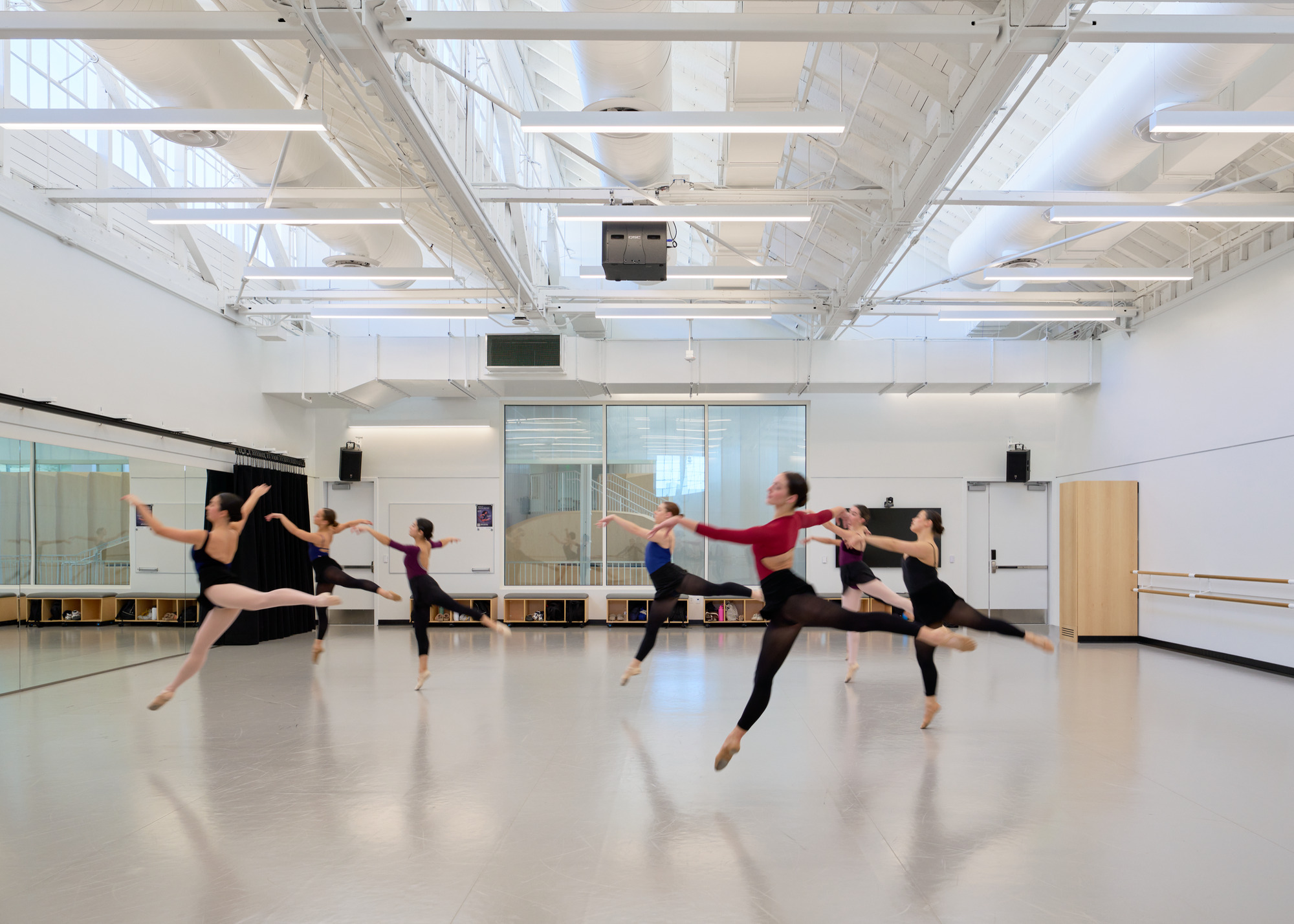 Gallery of Sandi Simon Center for Dance at Chapman University / Lorcan ...