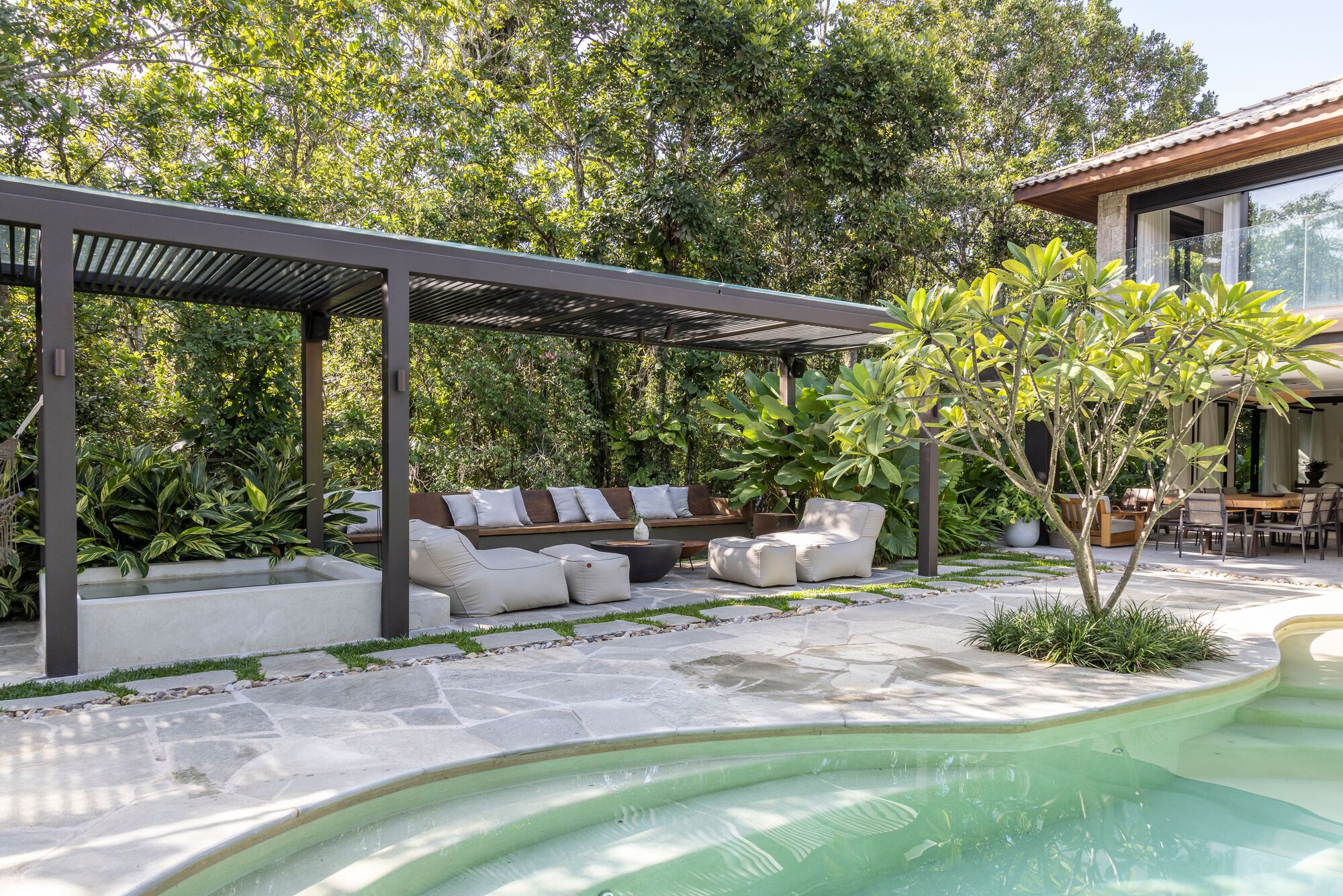 Gallery of House in Praia da Baleia / TWO Arquitetura - 7